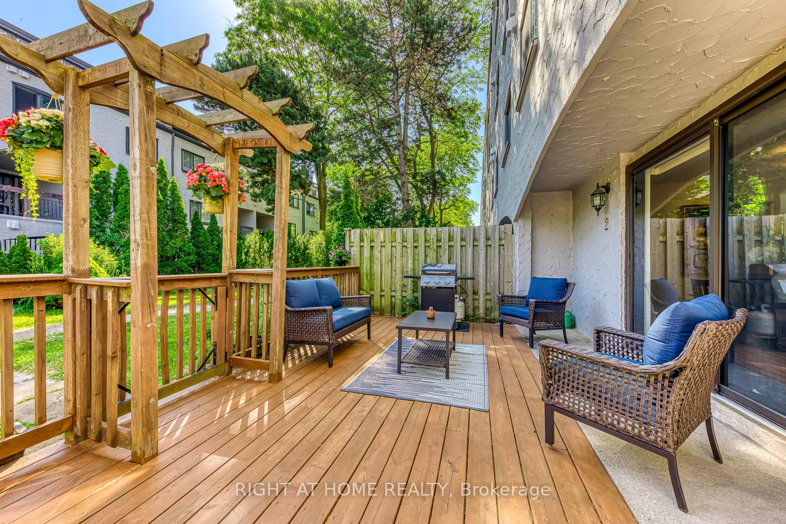 02 - 1008 Falgarwood Drive, Oakville, ON L6H 2P5