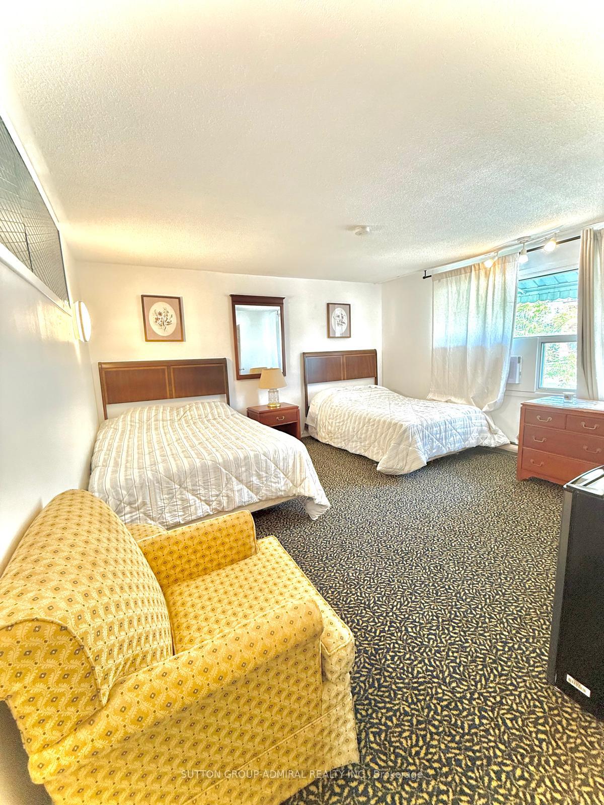 1 - 11610 Yonge Street E, Richmond Hill, ON L4E 3N7