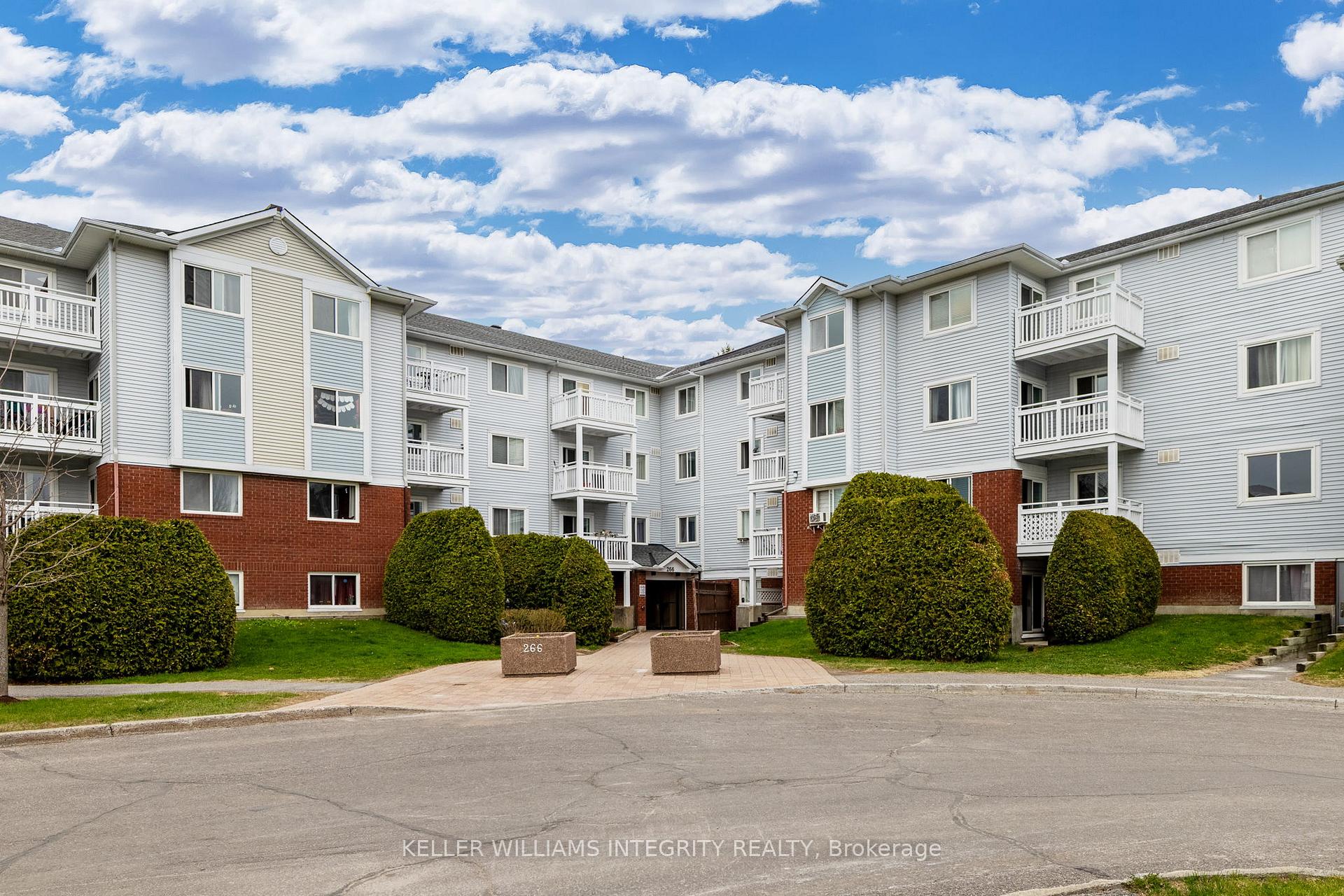 1 - 266 Lorry Greenberg Drive, Hunt Club - South Keys and Area, ON K1T 3J9