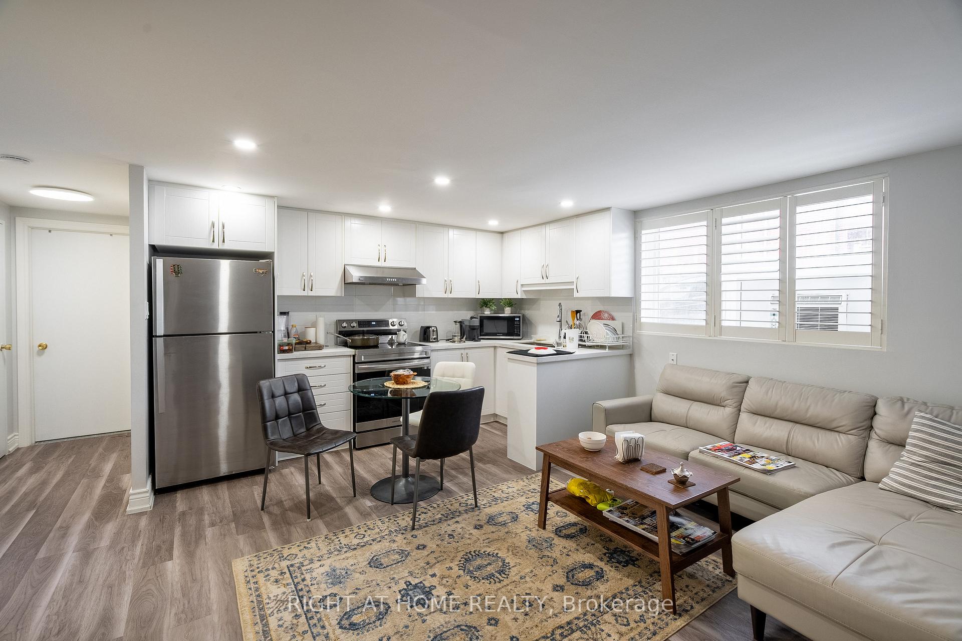 1 - 285 Richmond St Street, Richmond Hill, ON L4C 3Z2
