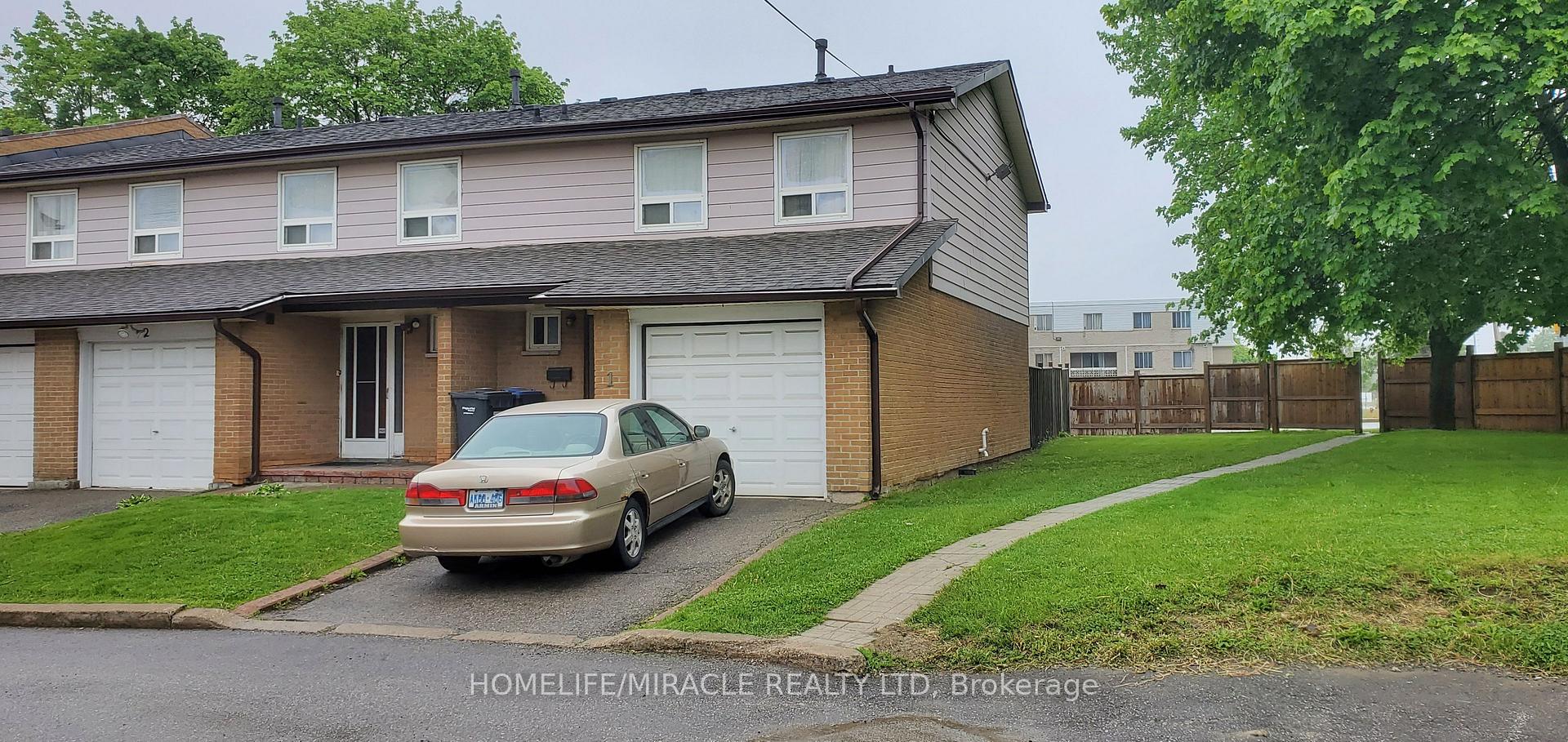 1 - 3525 Brandon Gate, Mississauga, ON L4T 3M3