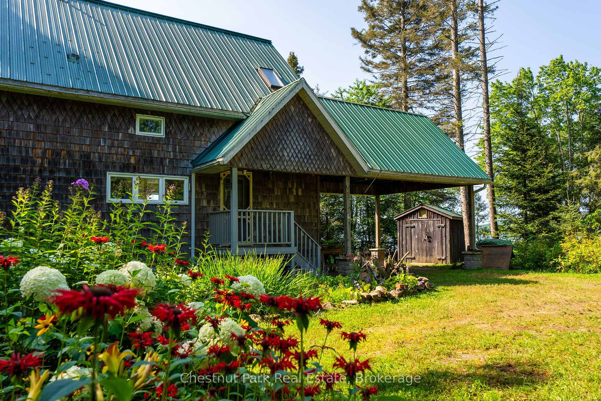 1 & 5 Barrie Street, Sundridge, ON P0A 1Z0