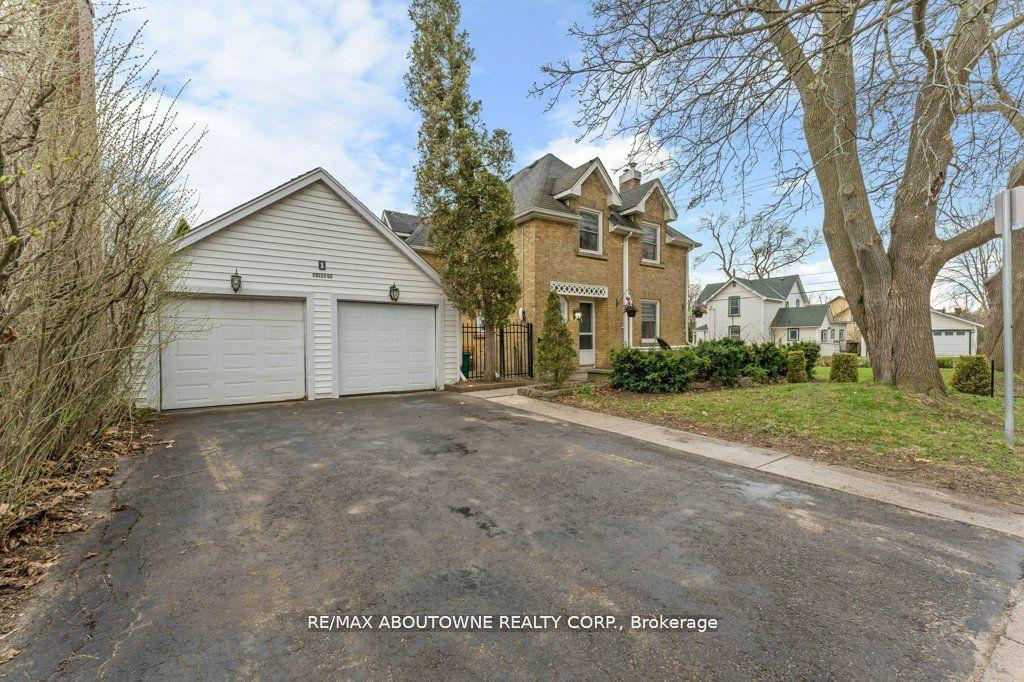 1 College Street, Kingston, ON K7L 4L5