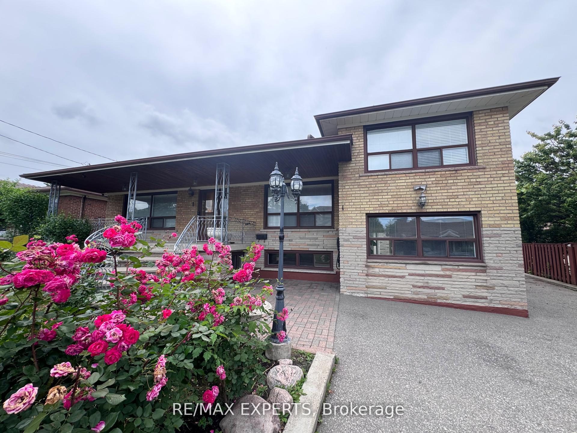 1 Creston Road, Toronto, ON M6A 1H9