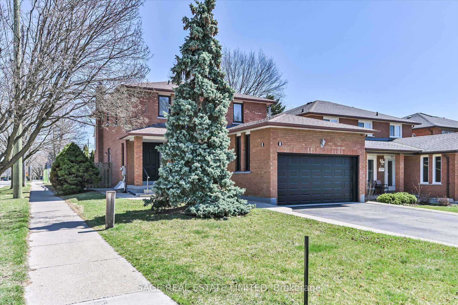 1 Goa Court, Toronto, ON M8W 4Y2