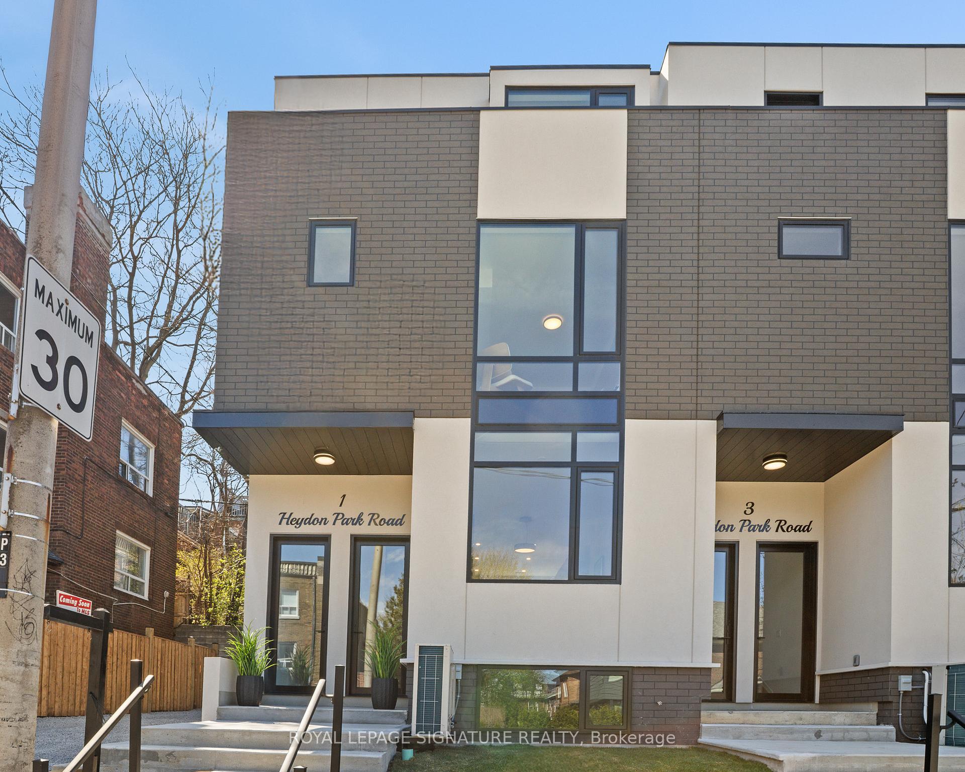 1 Heydon Park Road, Toronto, ON M6J 2C7