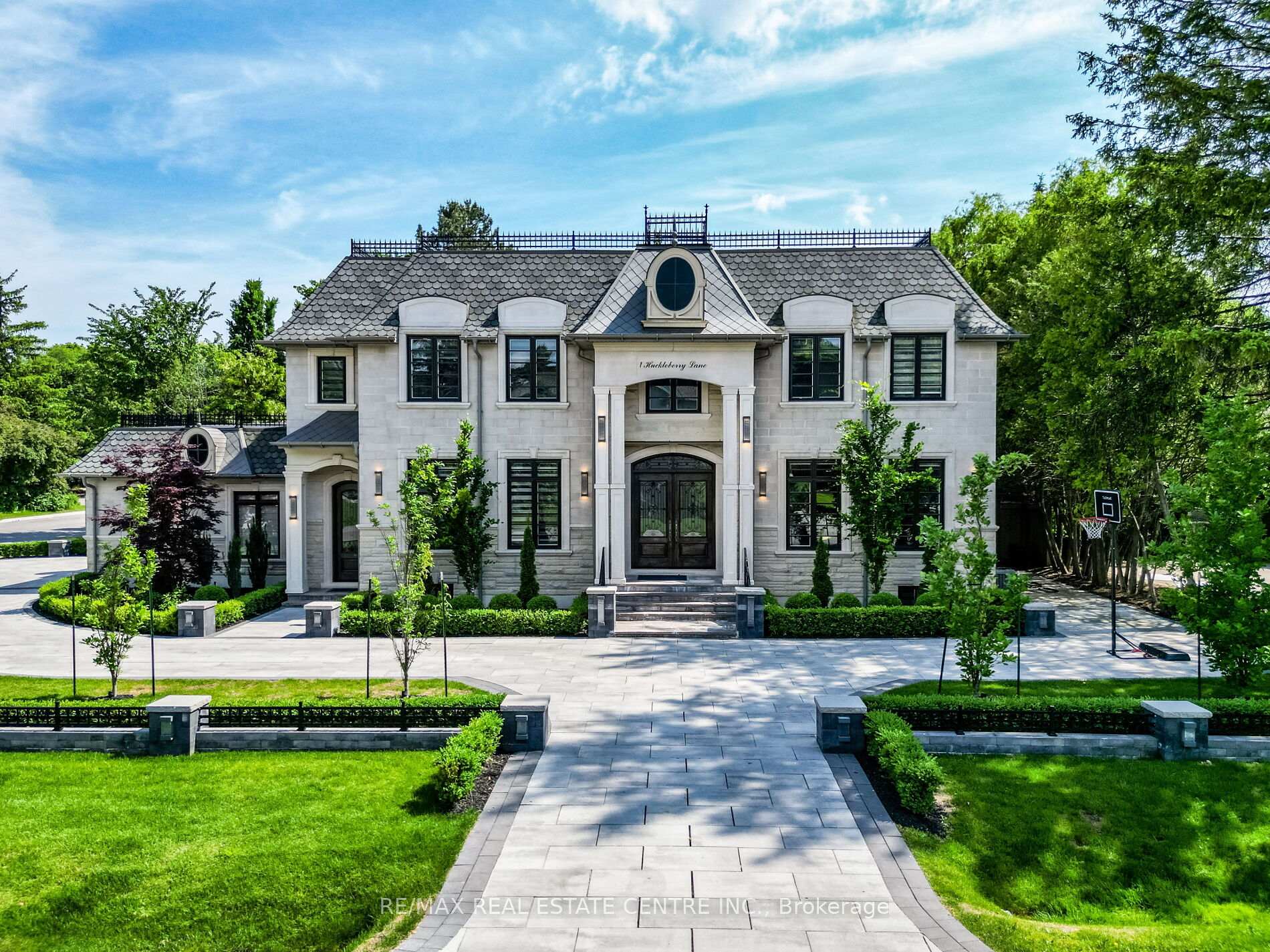 1 Huckleberry Lane S, Markham, ON L3T 1C6