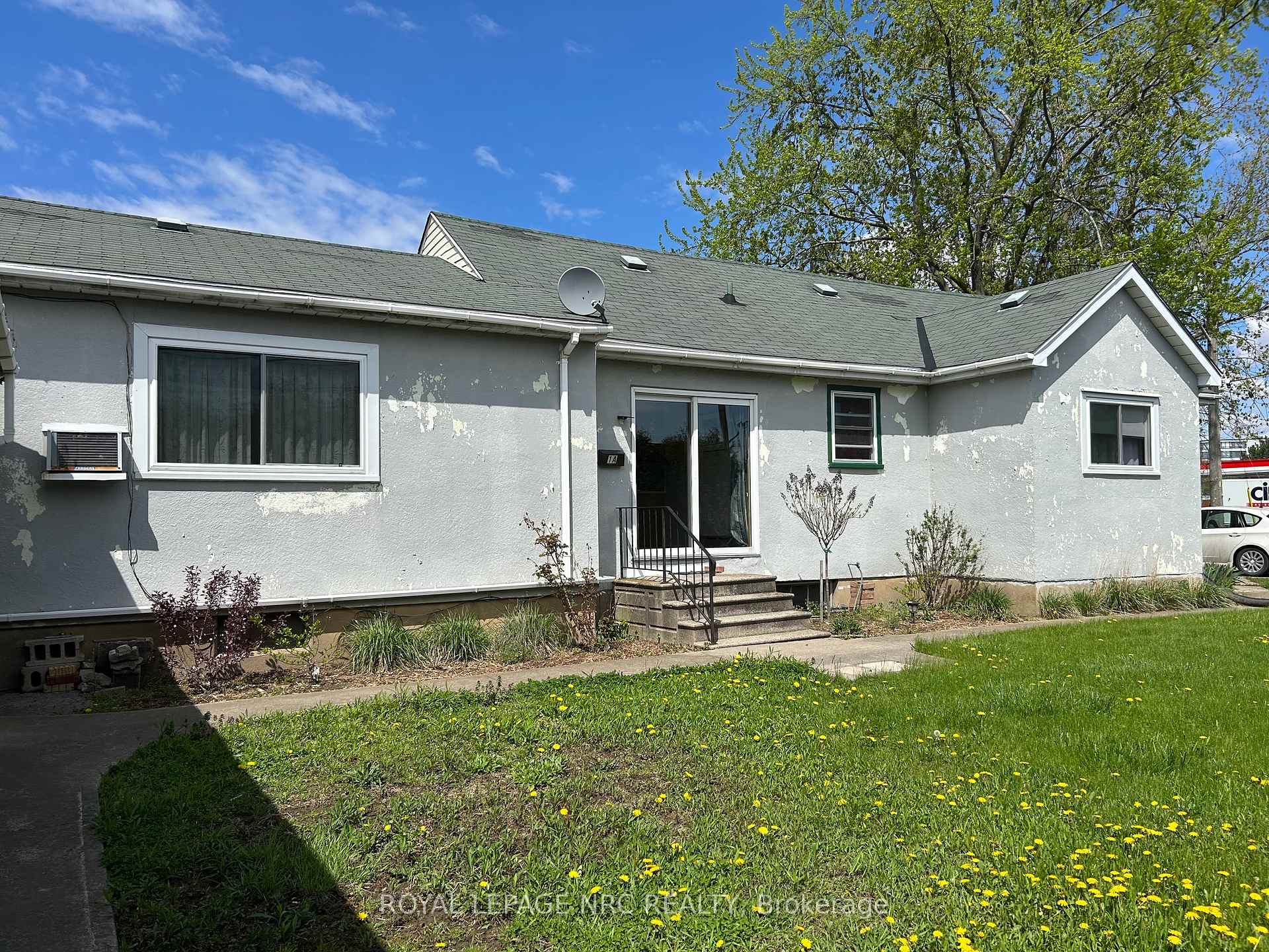 1 Klines Avenue, Welland, ON L3C 1Z7
