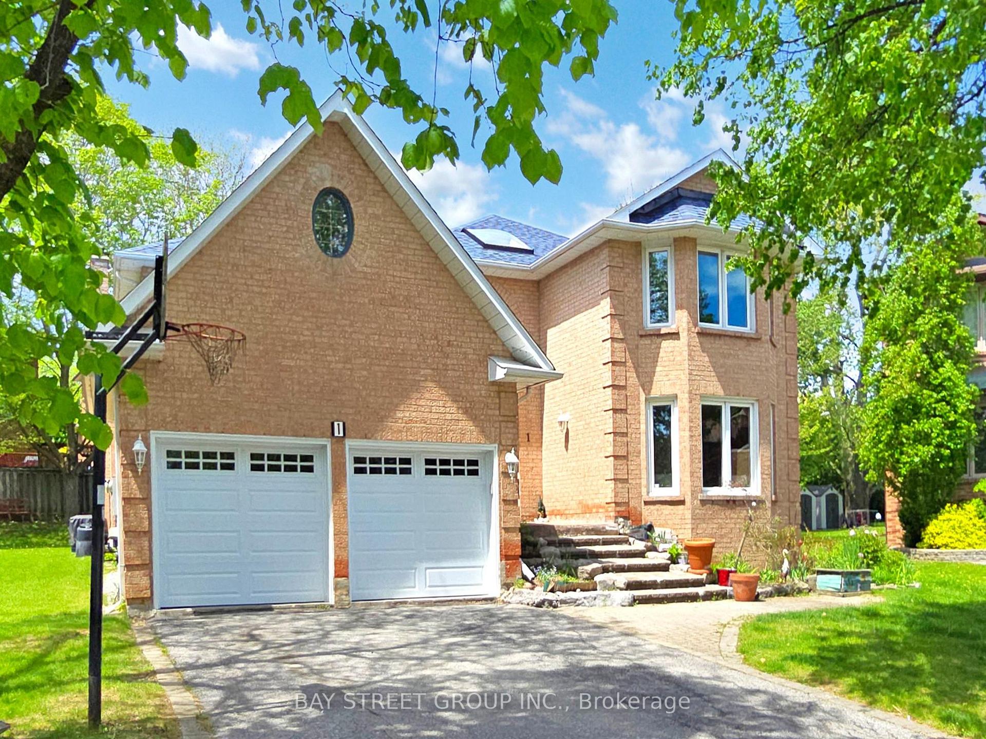 1 Lunau Lane, Markham, ON L3T 5N1