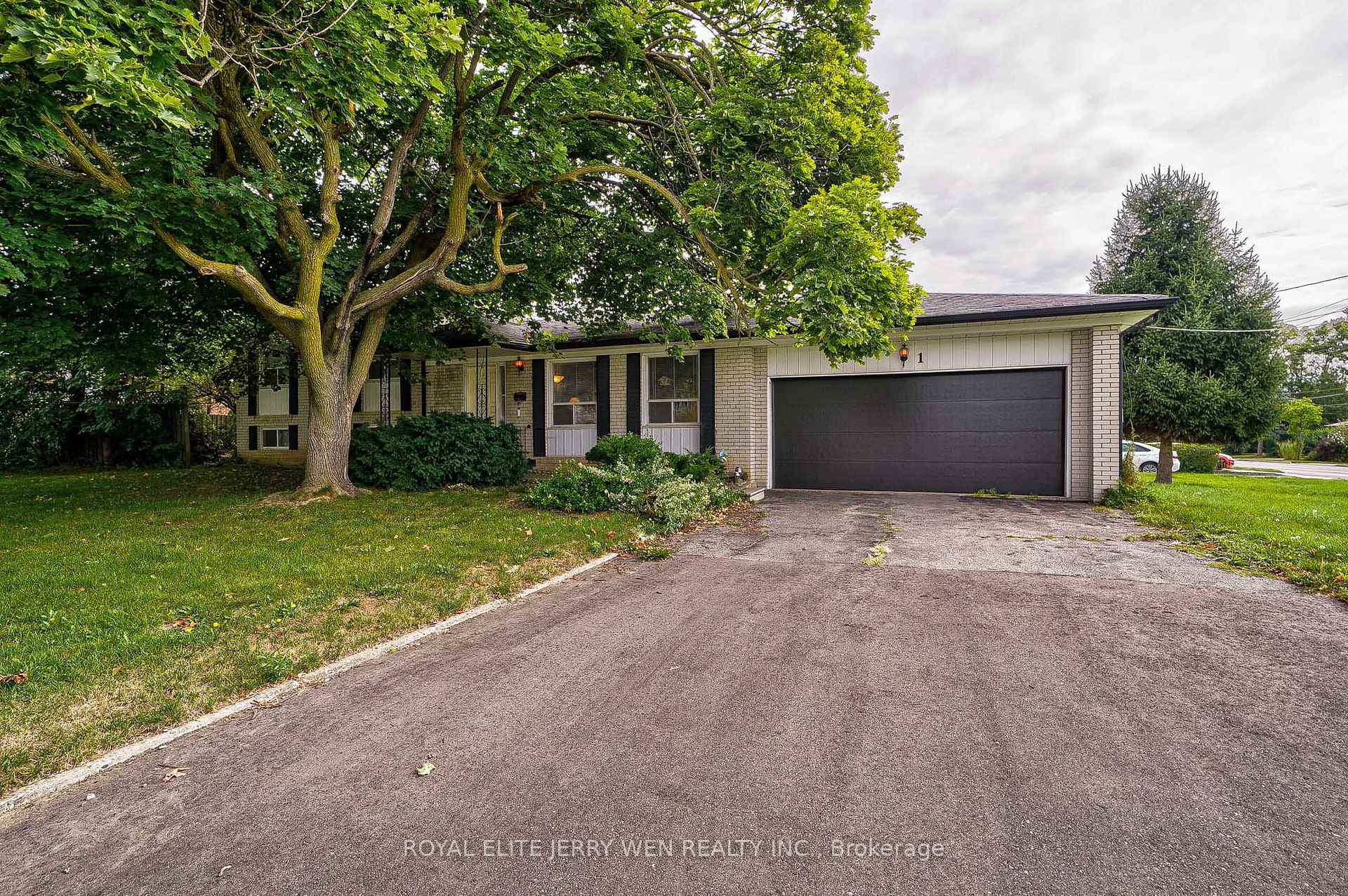 1 Mira Road, Markham, ON L3T 2H5