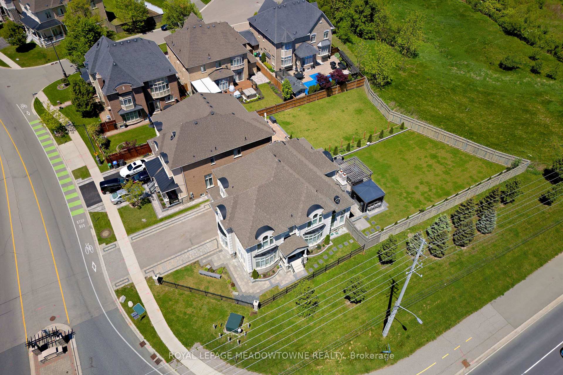 1 Royal West Drive, Brampton, ON L6X 2X3