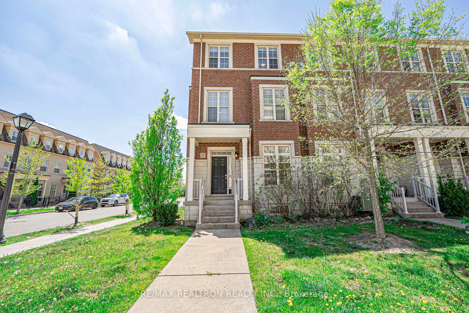 1 Ruskov Lane, Markham, ON L6C 0P1