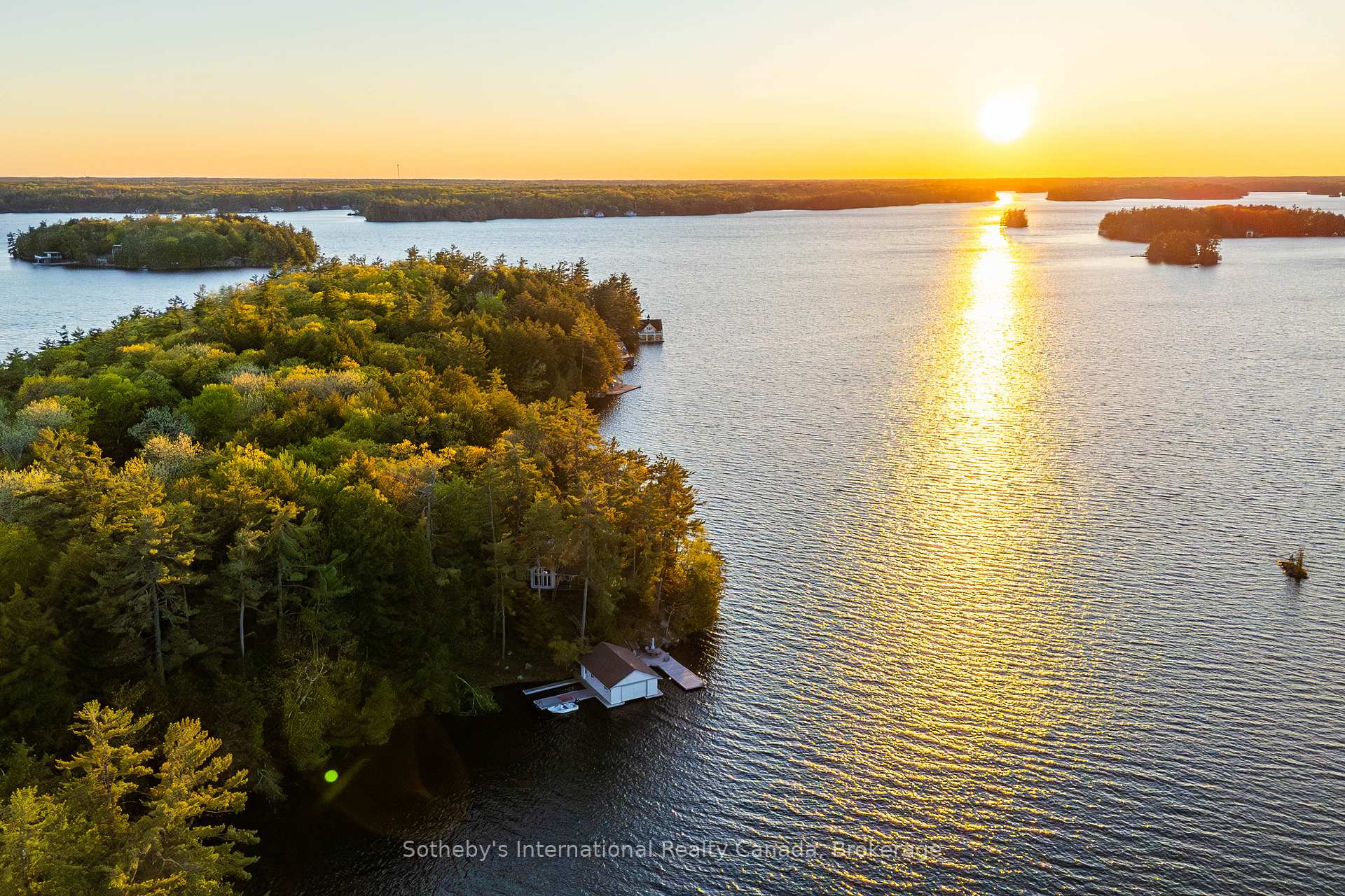 1 Shaw Island, Muskoka Lakes, ON P0G 1G0
