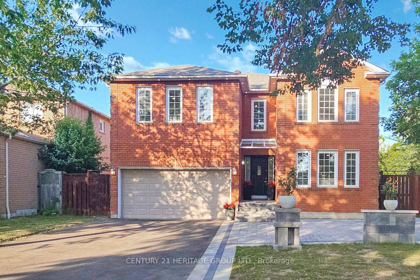 1 Wigston Court, Whitby, ON L1R 2B8