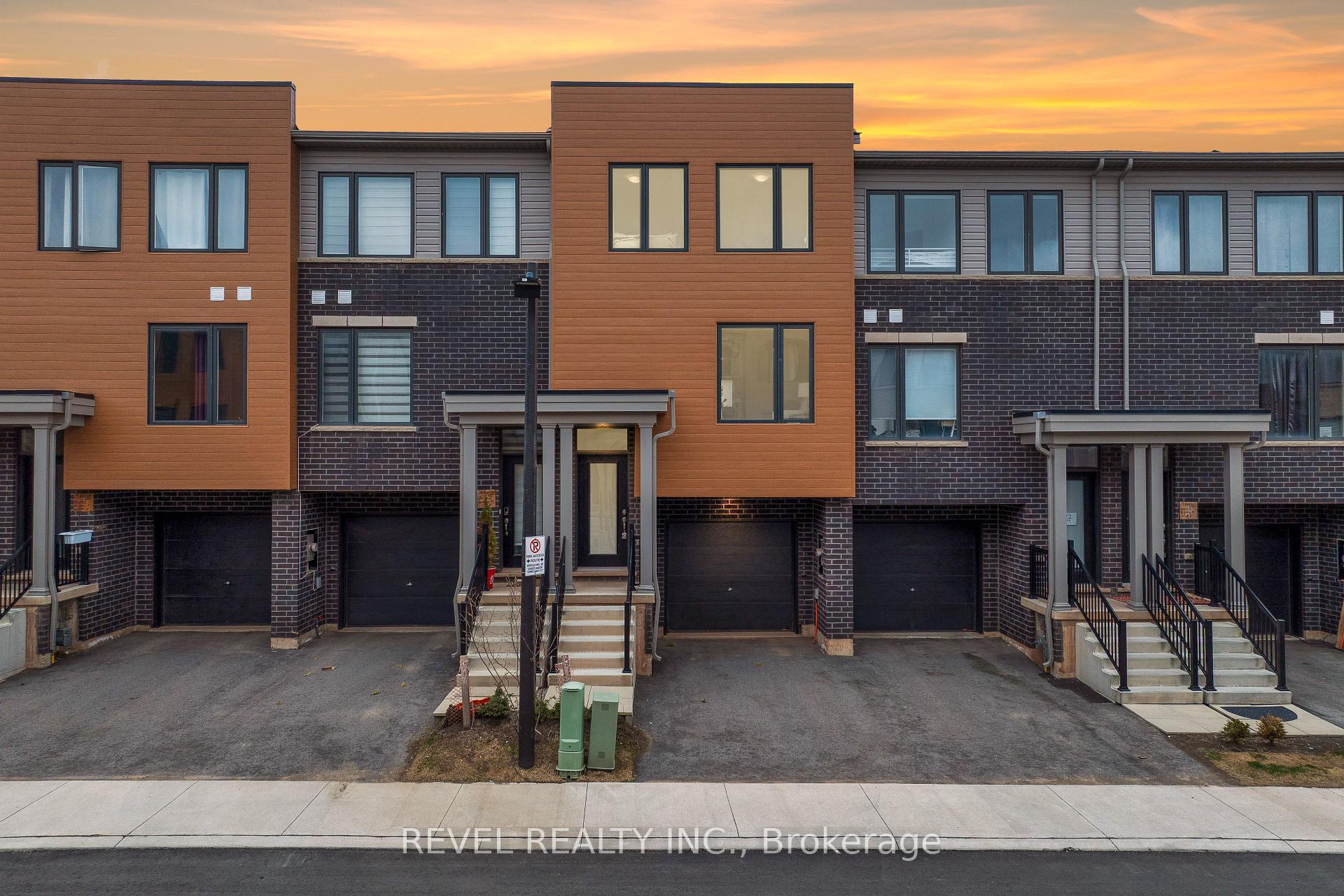10 - 24 Radison Lane, Hamilton, ON L8H 0B5