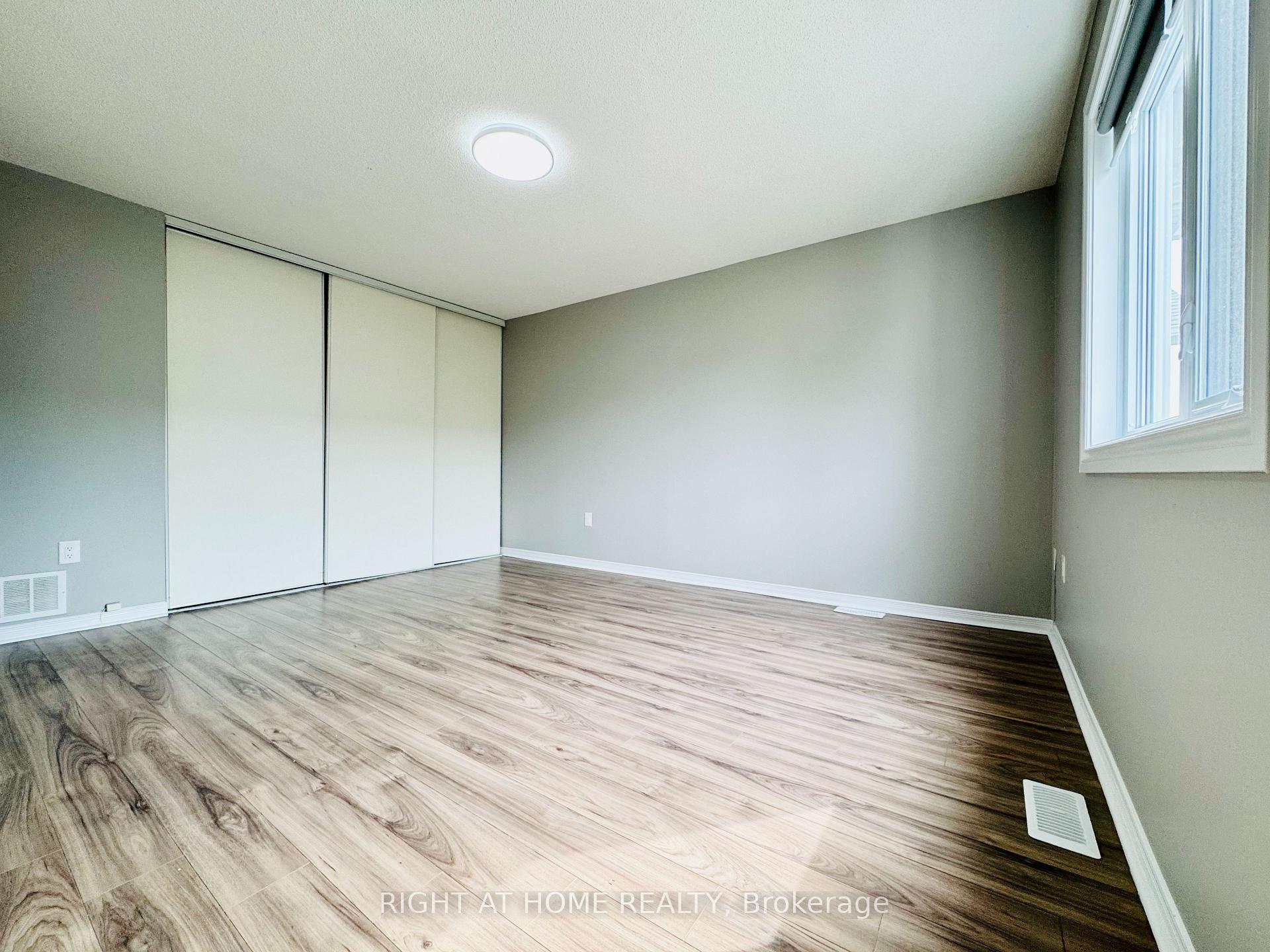 10 - 800 Paramount Drive, Hamilton, ON L8J 3V7