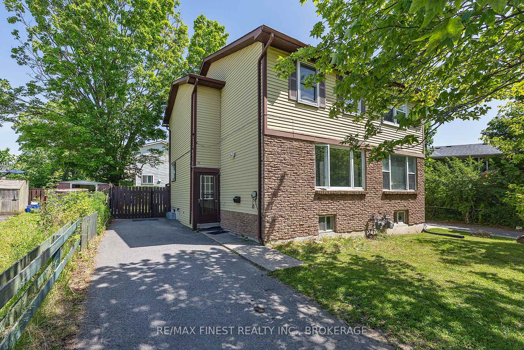 10 Calderwood Drive, Kingston, ON K7M 6K7