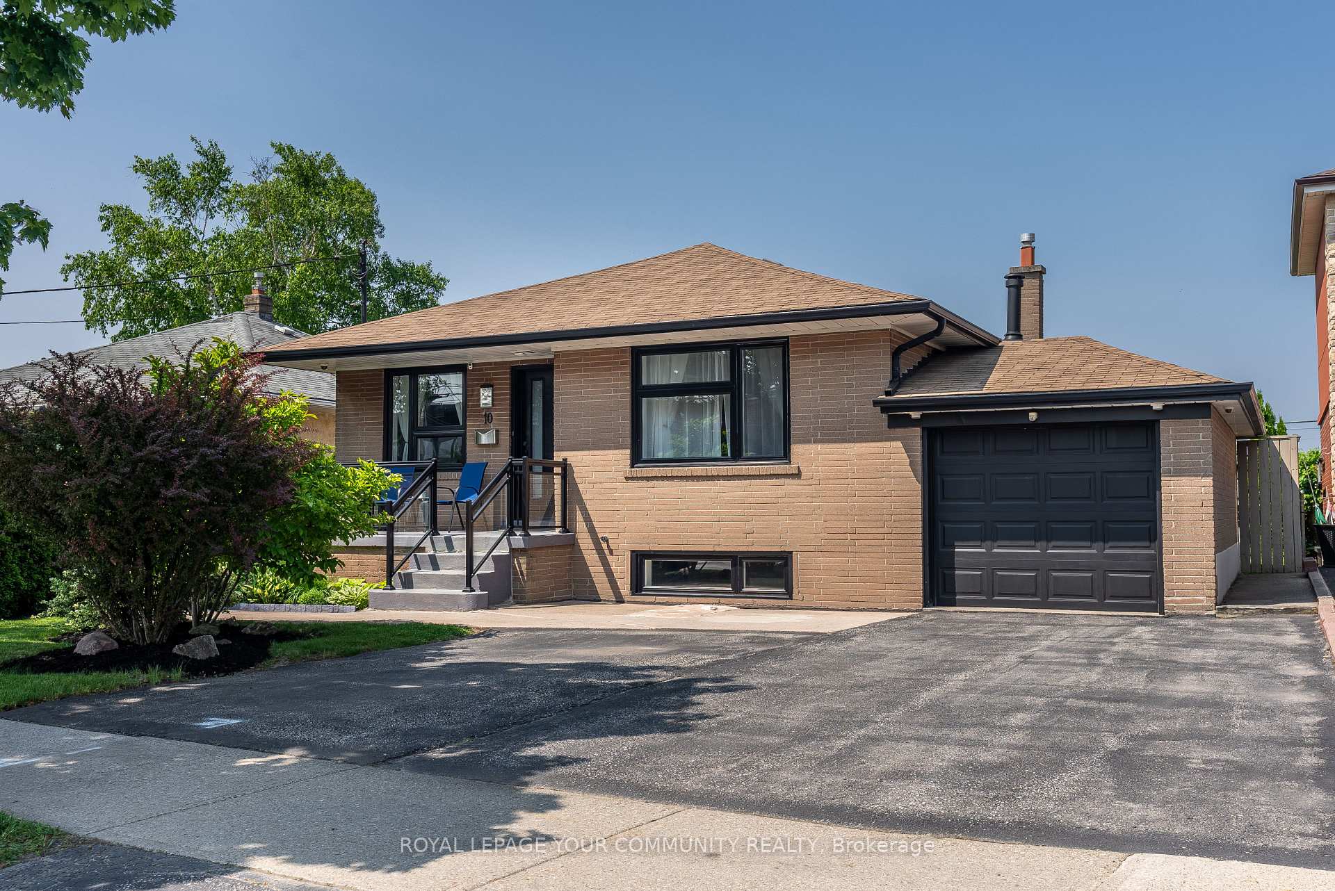 10 Connie Street, Toronto, ON M6L 2J1