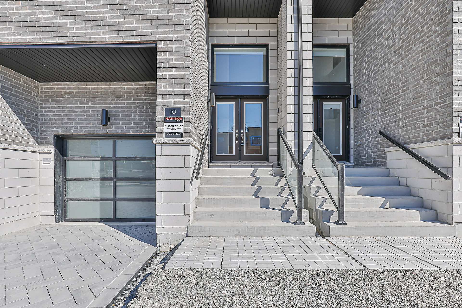 10 Danielle Moore Circle N, Toronto, ON M1P 2S7