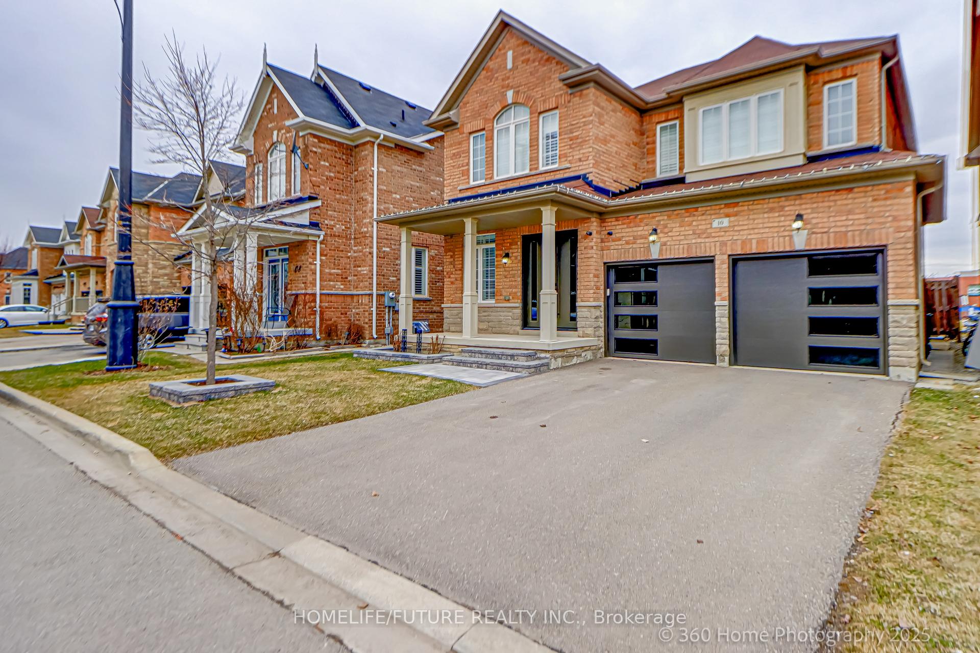 10 Divinity Circle, Brampton, ON L7A 3Y4