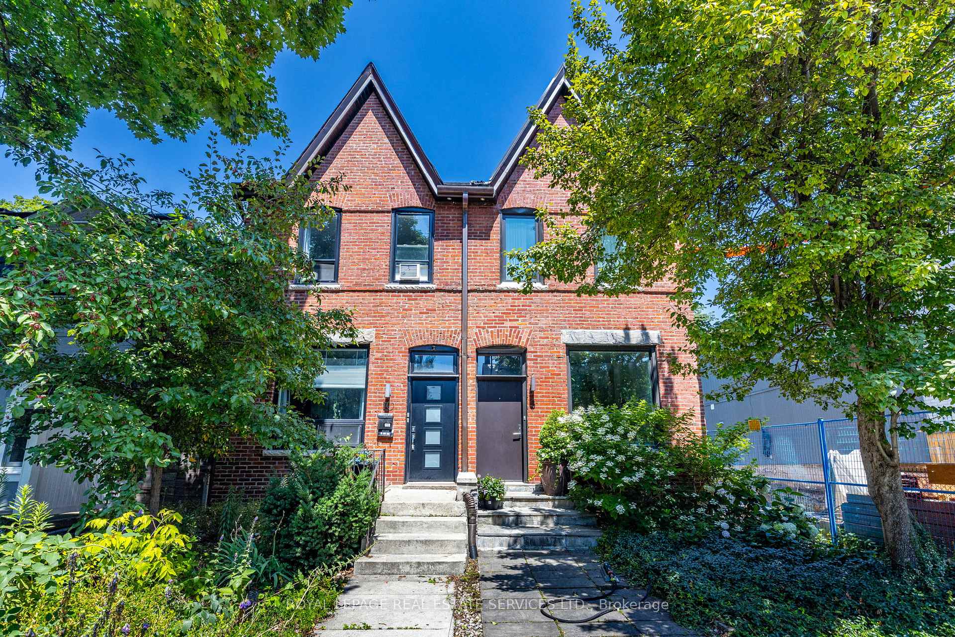 10 Follis Avenue, Toronto, ON M6G 1S3