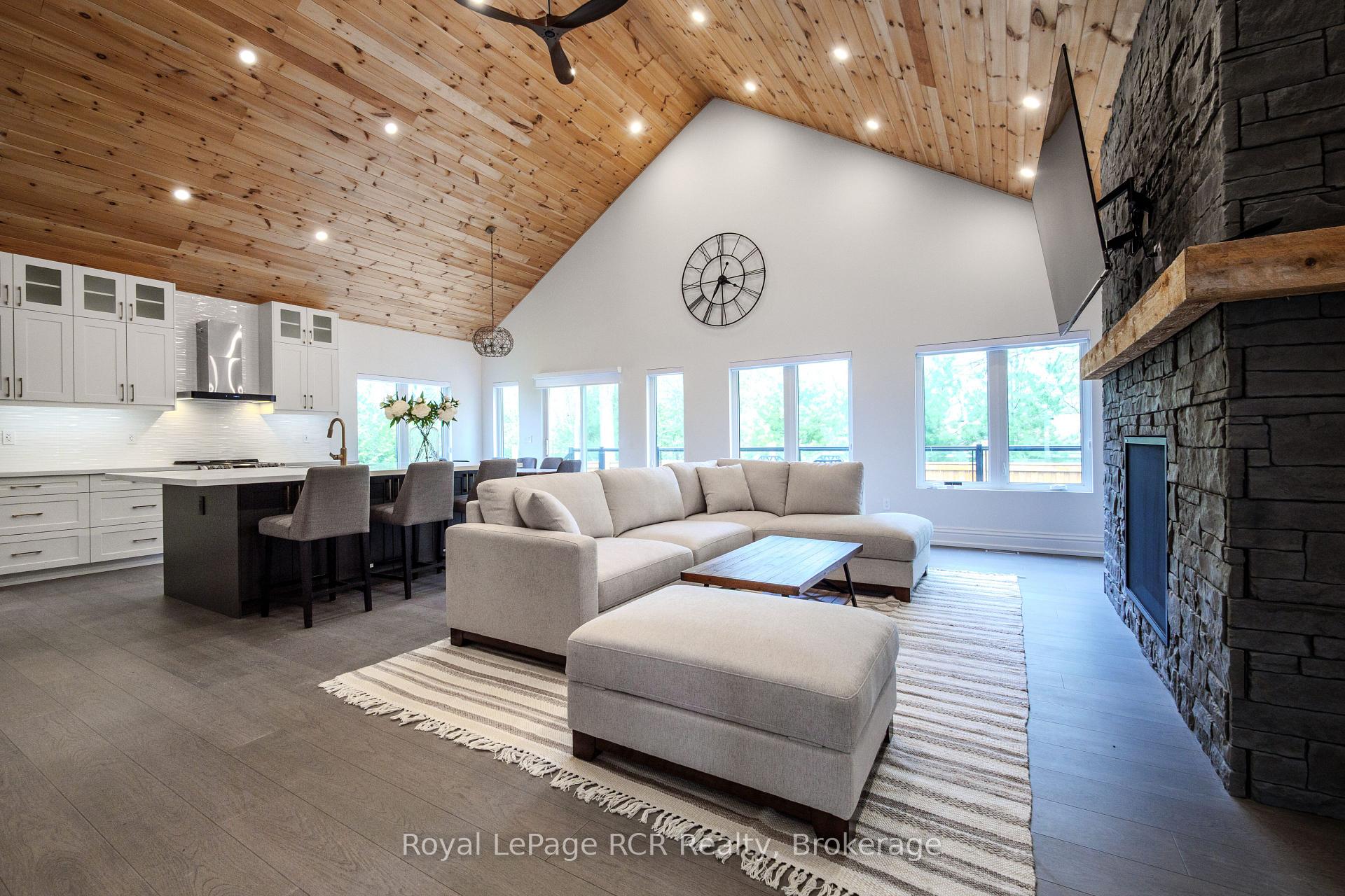 10 Frederick Street E, South Bruce Peninsula, ON N0H 2G0