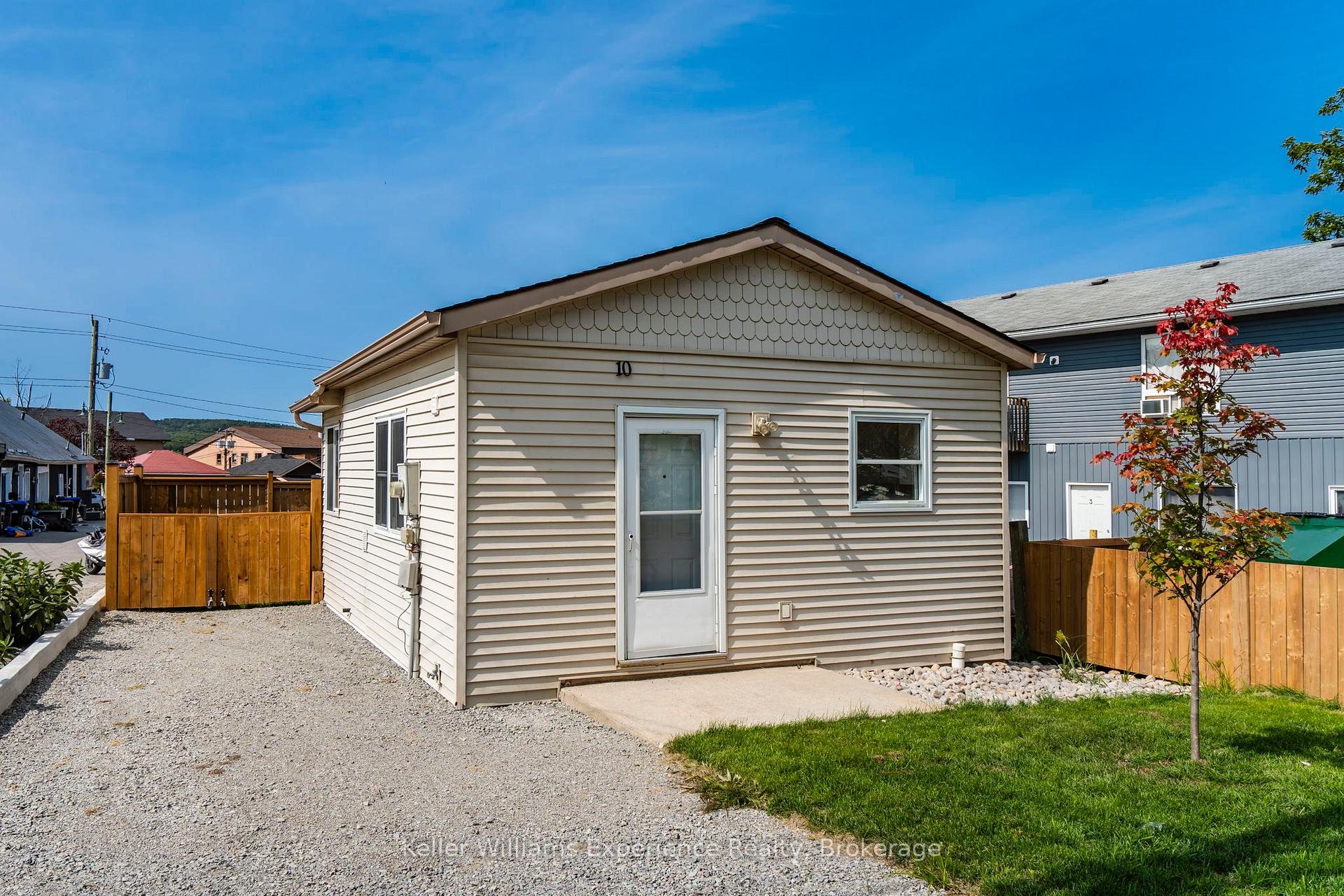 10 Levi Simon Trail, Penetanguishene, ON L9M 1A4