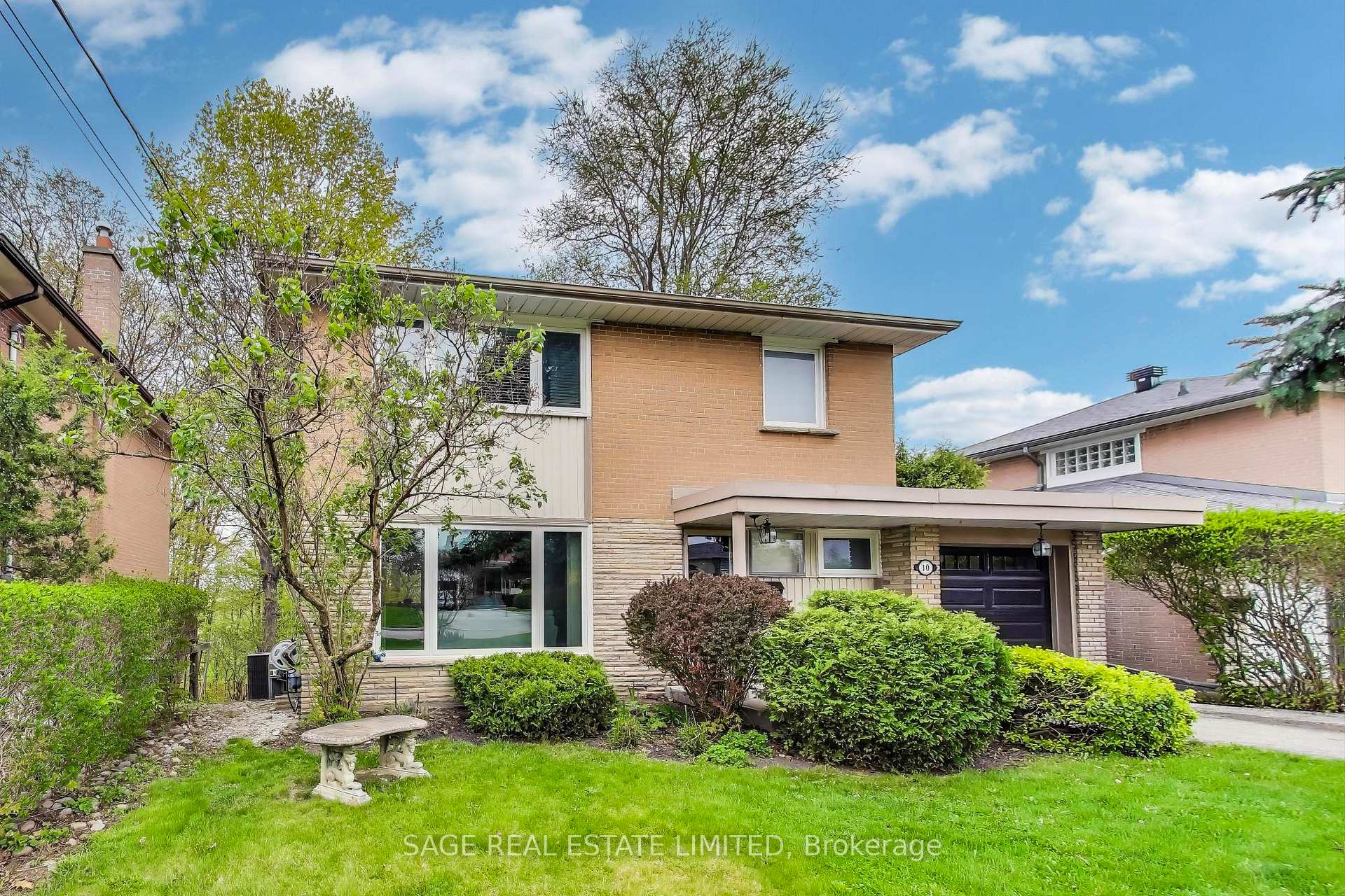 10 Overbrook Place, Toronto, ON M3H 4P2