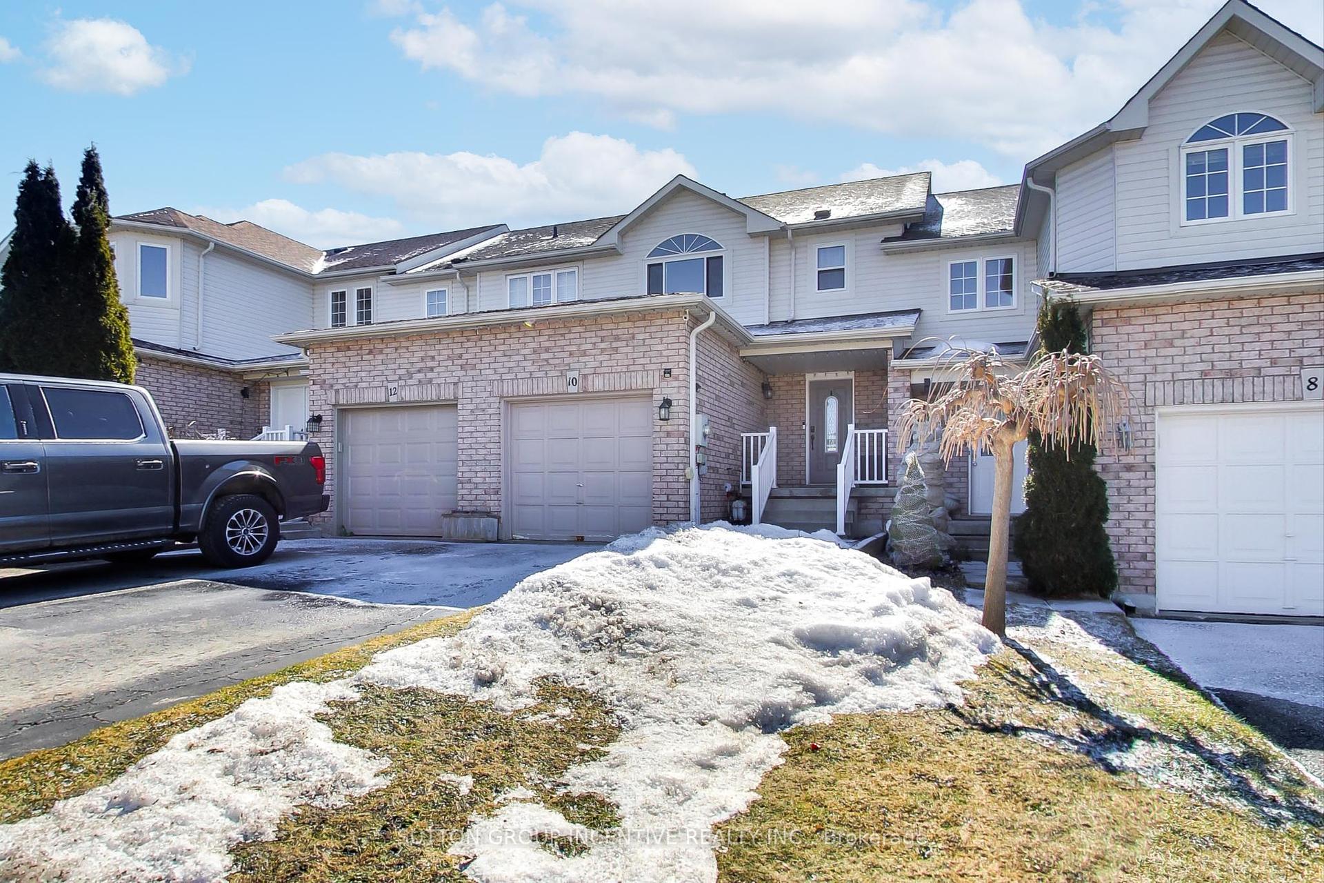 10 SUNSET Place, Barrie, ON L4N 0T7