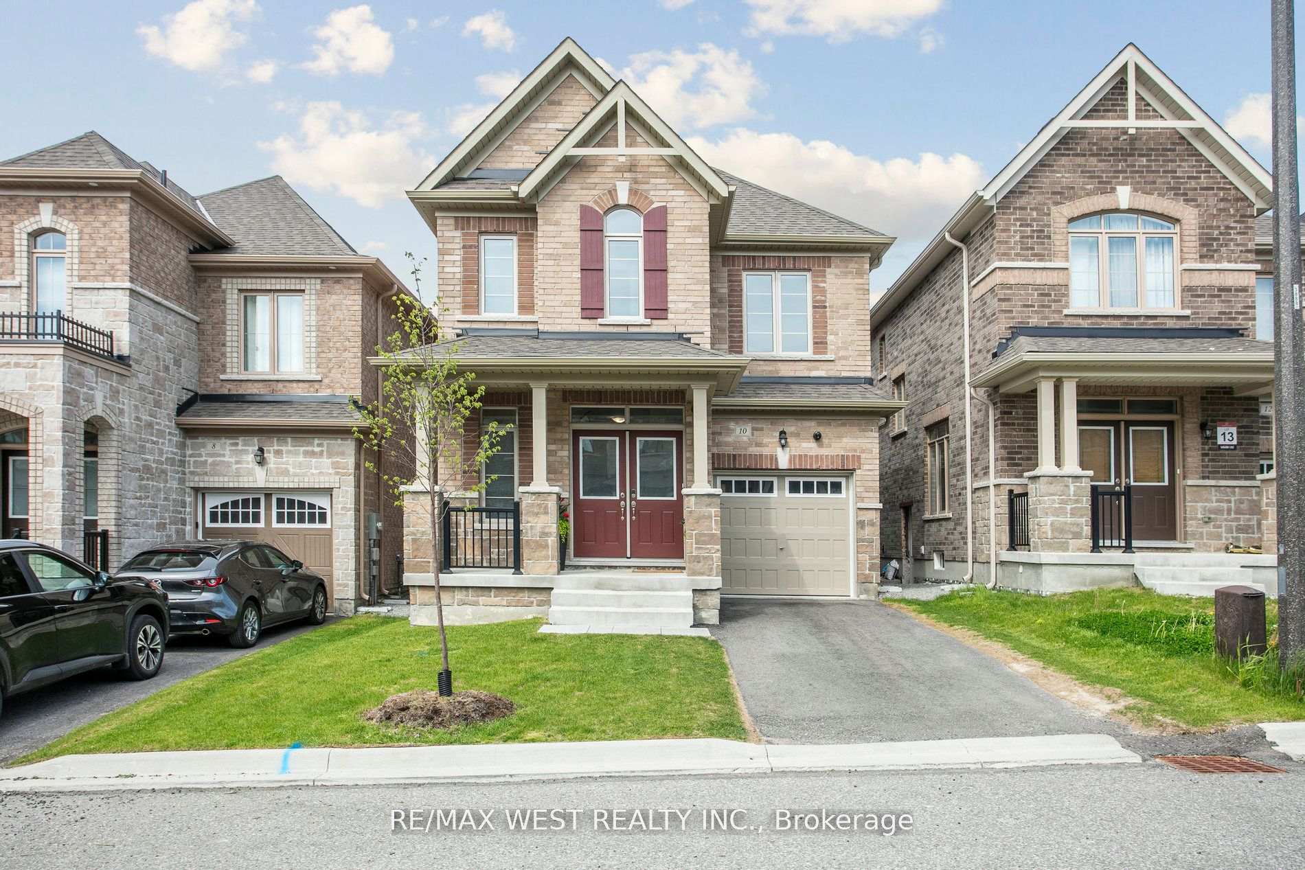 10 Viola Street, East Gwillimbury, ON L9N 0T6