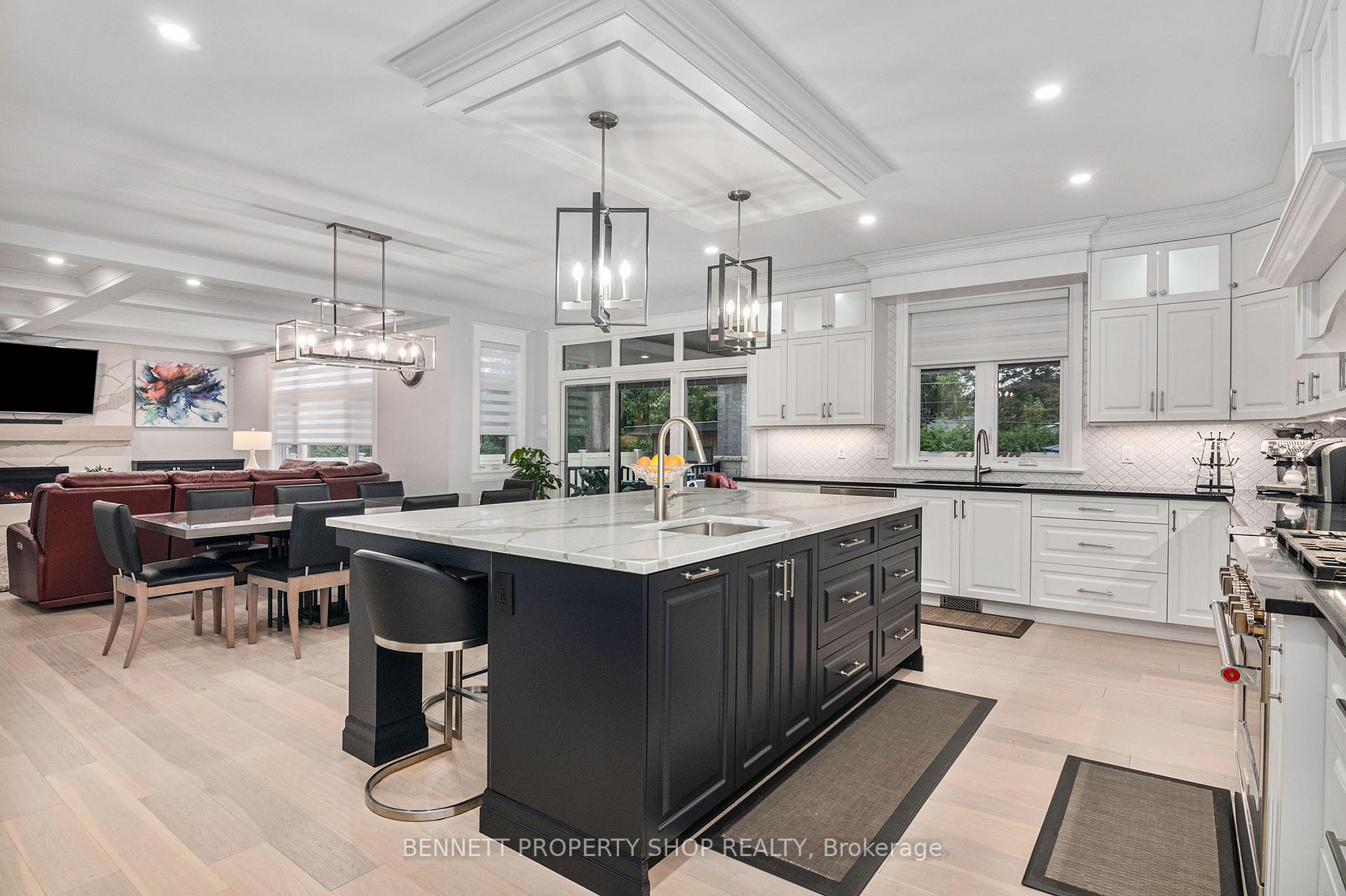 10 Westwood Drive, Meadowlands - Crestview and Area, ON K2G 2W7