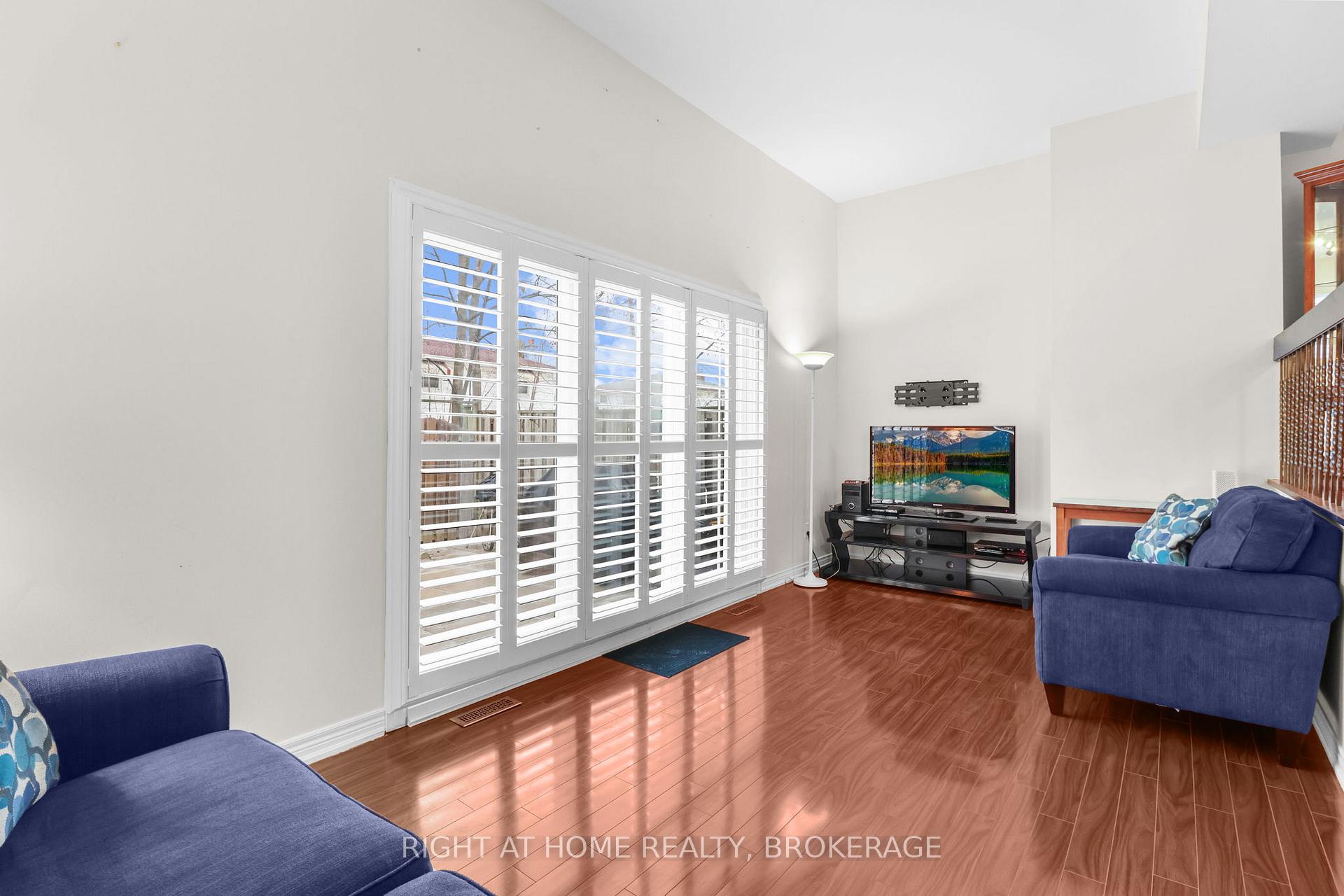 100 - 400 Bloor Street, Mississauga, ON L5A 3M8