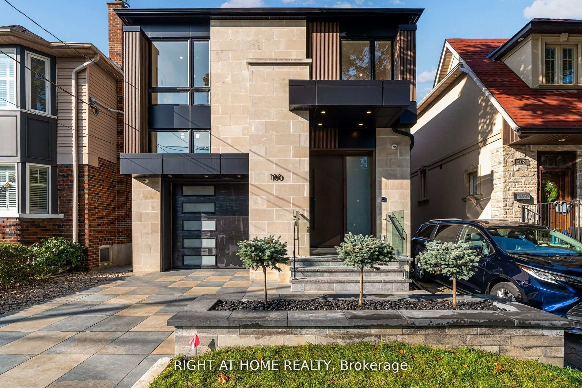 100 Glenvale Boulevard, Toronto, ON M4G 2V9
