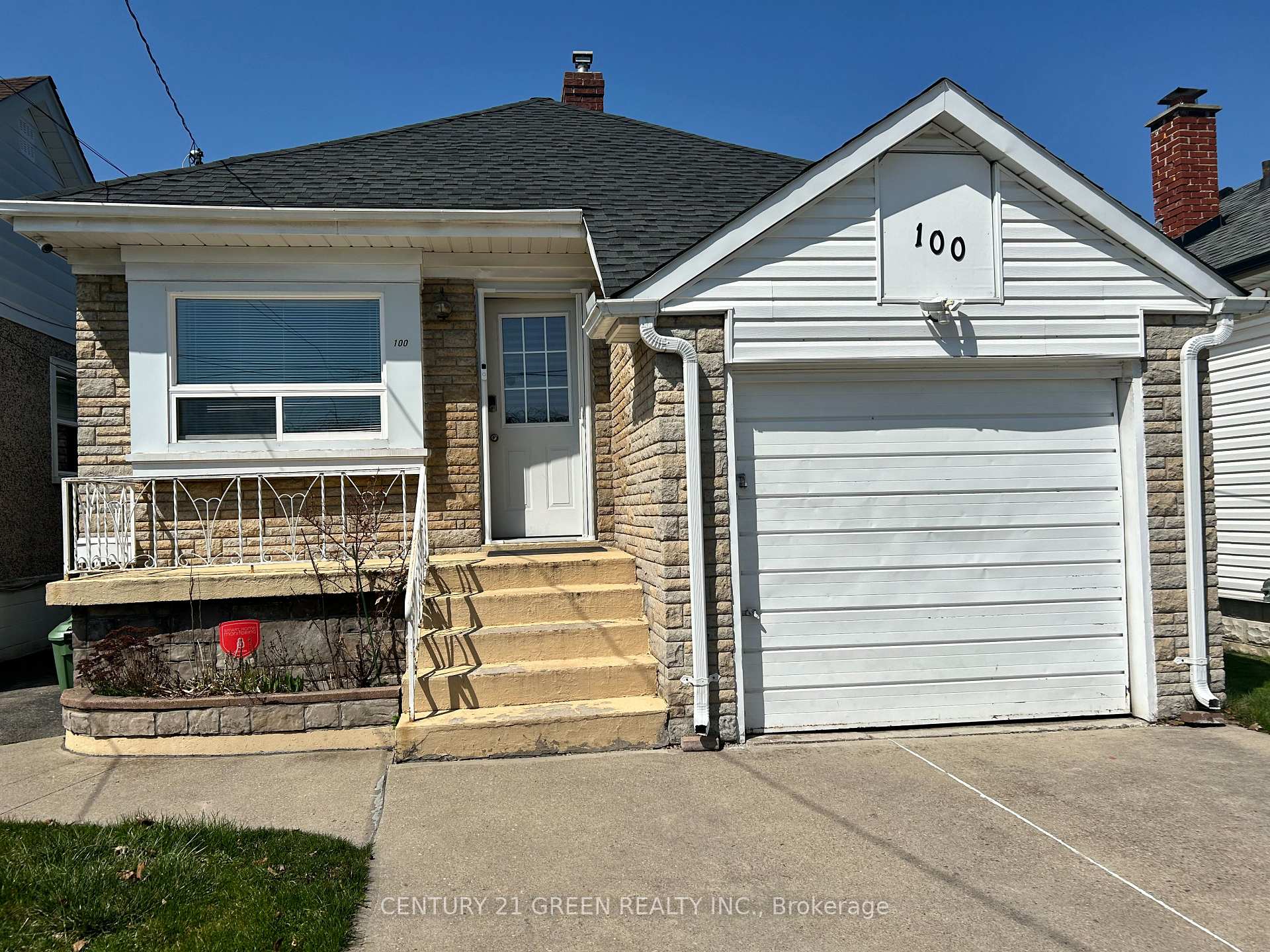 100 Reid Avenue S, Hamilton, ON L8K 3V1