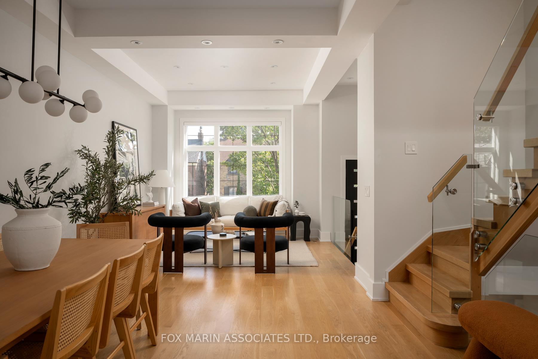 100 Roe Avenue, Toronto, ON M5M 2H7