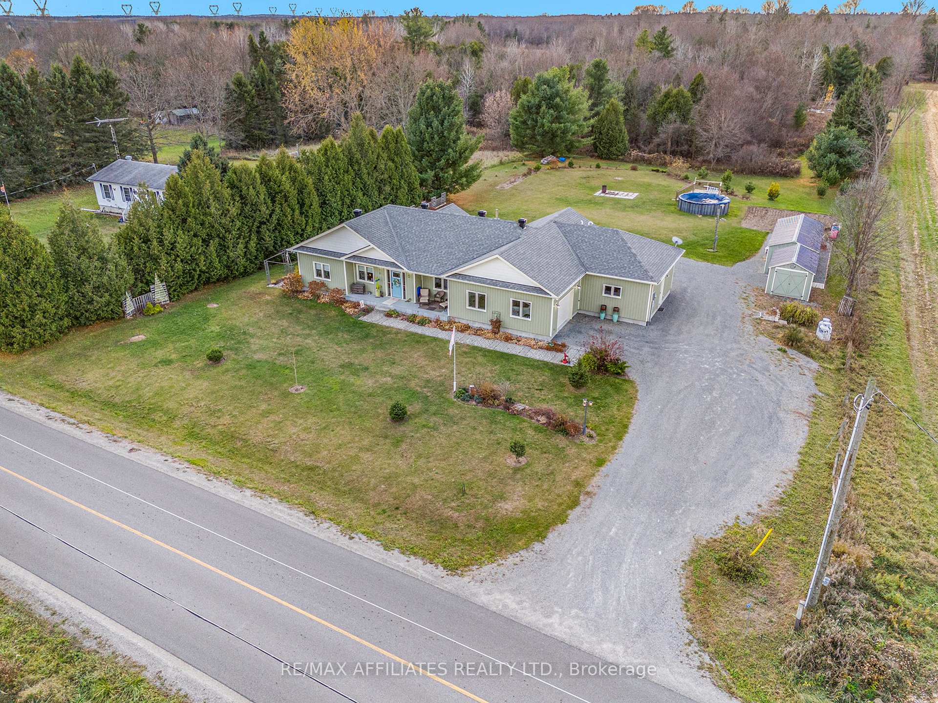 100 SUMMERS Road, Rideau Lakes, ON K0G 1E0