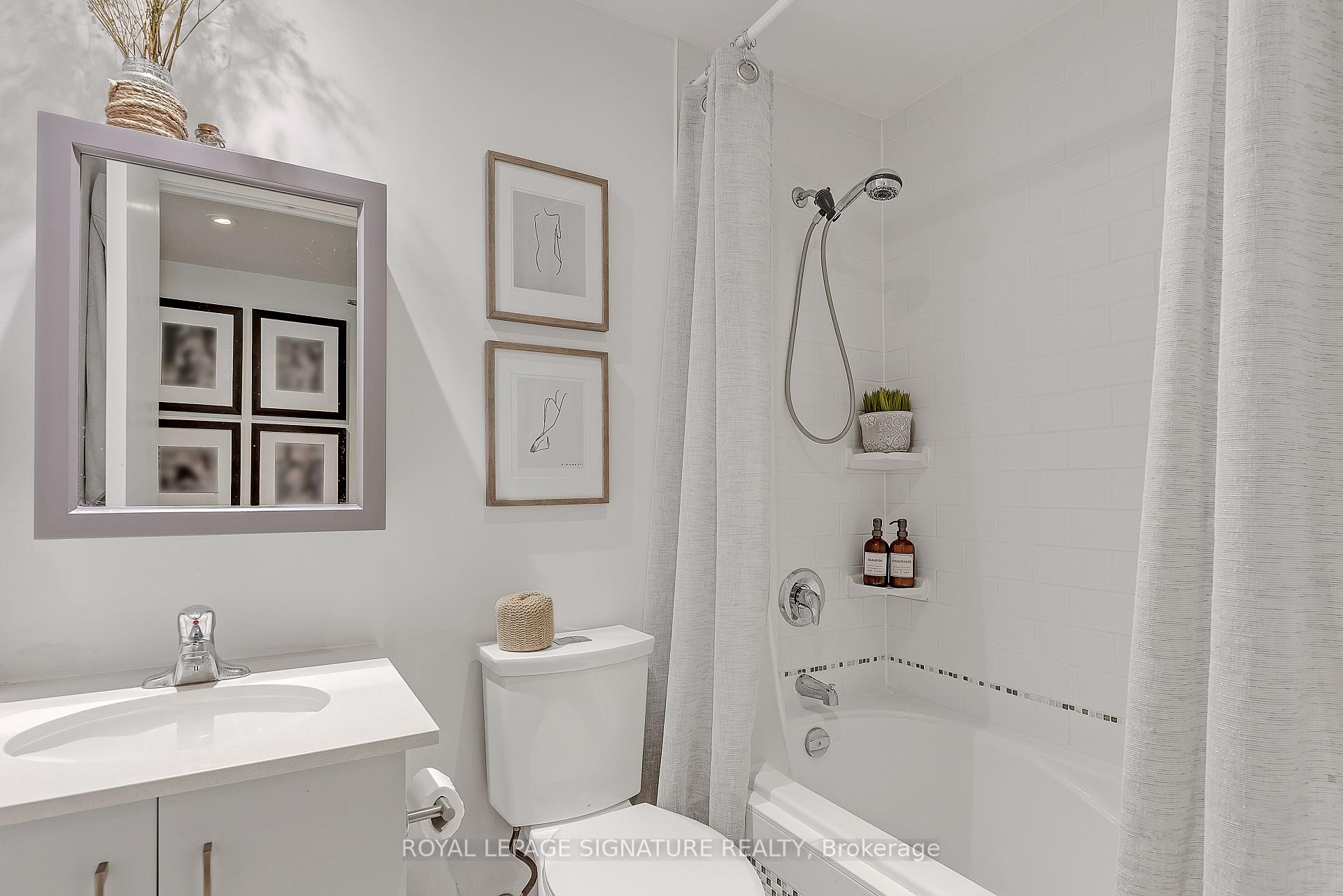 1002 - 285 Mutual Street, Toronto, ON M4Y 3C5