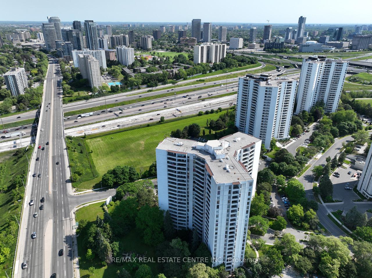 1004 - 50 Graydon Hall Drive, Toronto, ON M3A 3A5