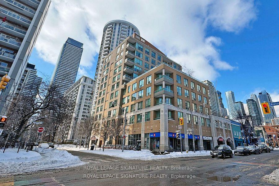 1004 - 70 Alexander Street, Toronto, ON M4Y 3B6