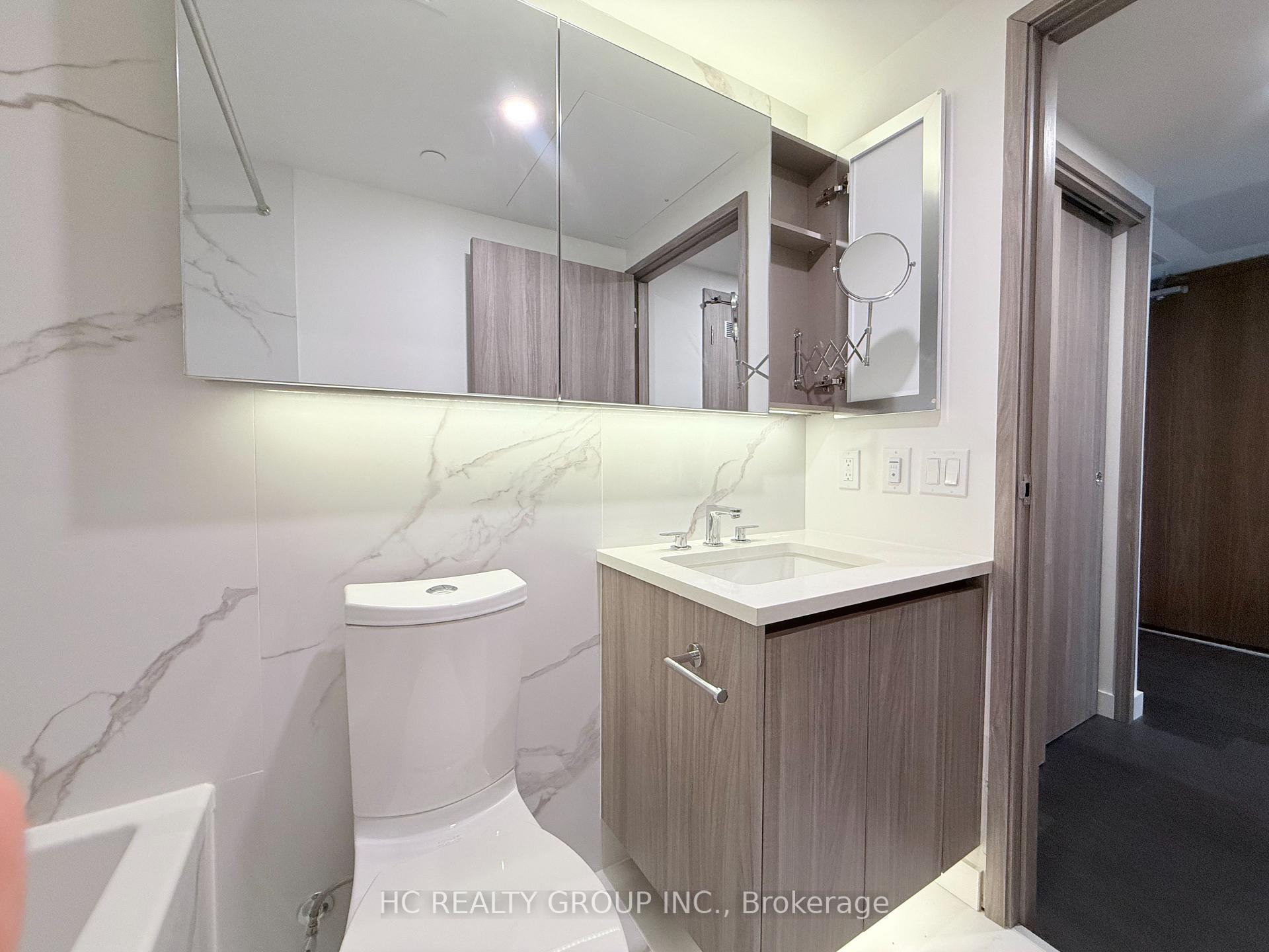 1005 - 1 Concord CityPlace Way, Toronto, ON M5V 0X3