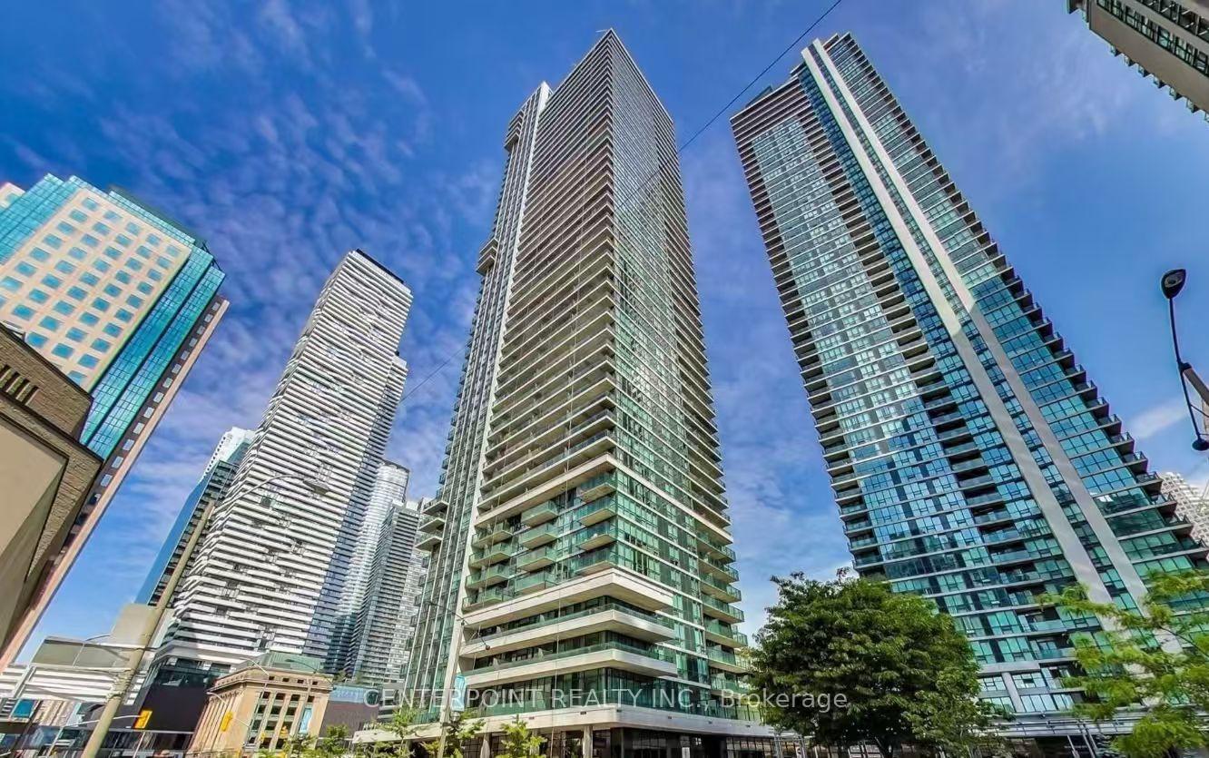 1005 - 33 Bay Street, Toronto, ON M5J 2Z3