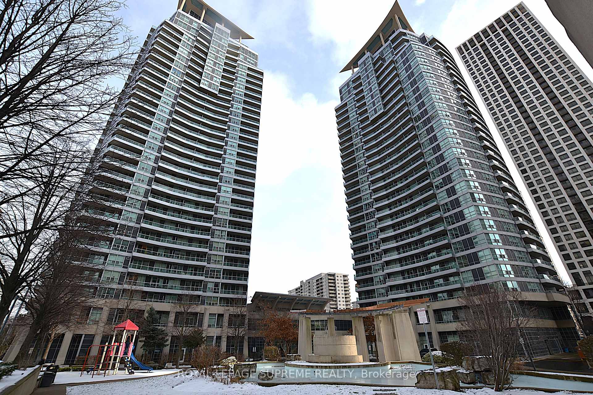 1007 - 1 Elm Drive W, Mississauga, ON L5B 4M1