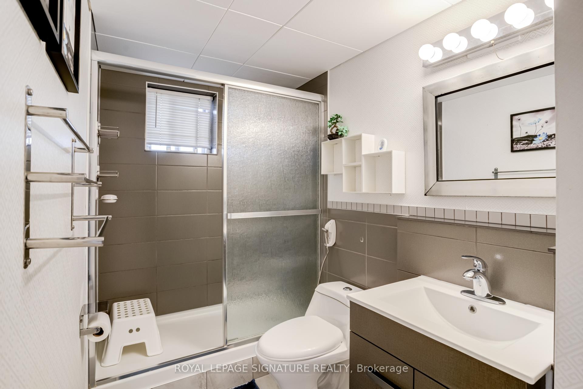 1007 - 3390 Weston Road W, Toronto, ON M9M 2X3