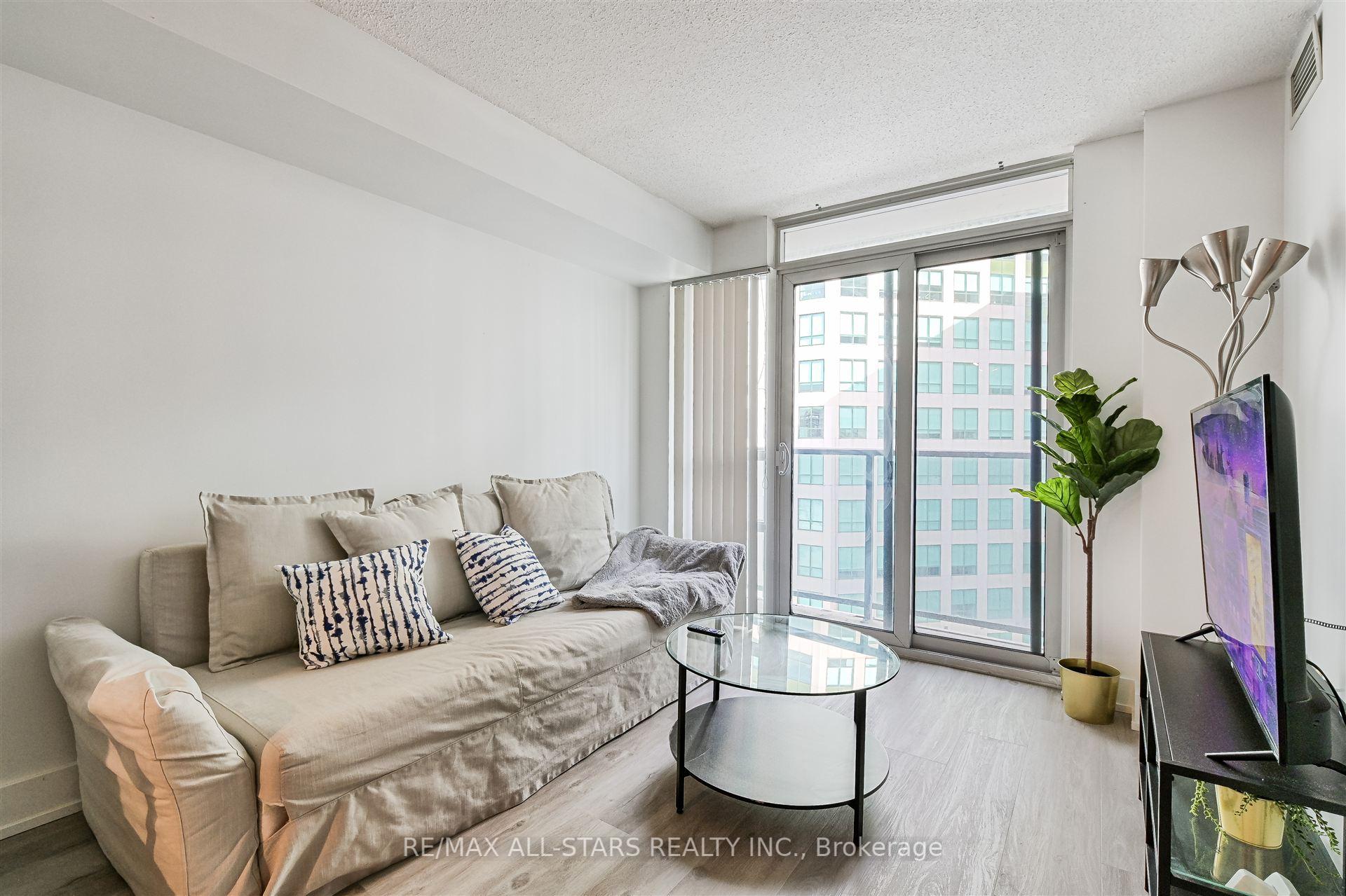 1008 - 20 Blue Jays Way, Toronto, ON M5V 3W6