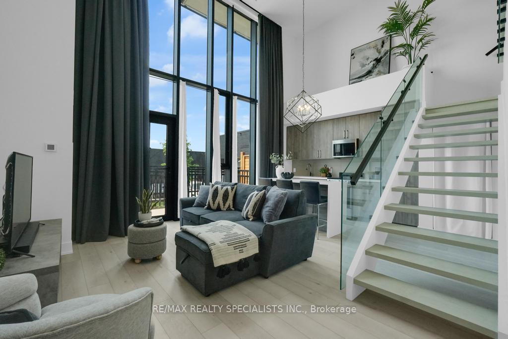 101 - 2450 Old Bronte Road, Oakville, ON L6M 5P6