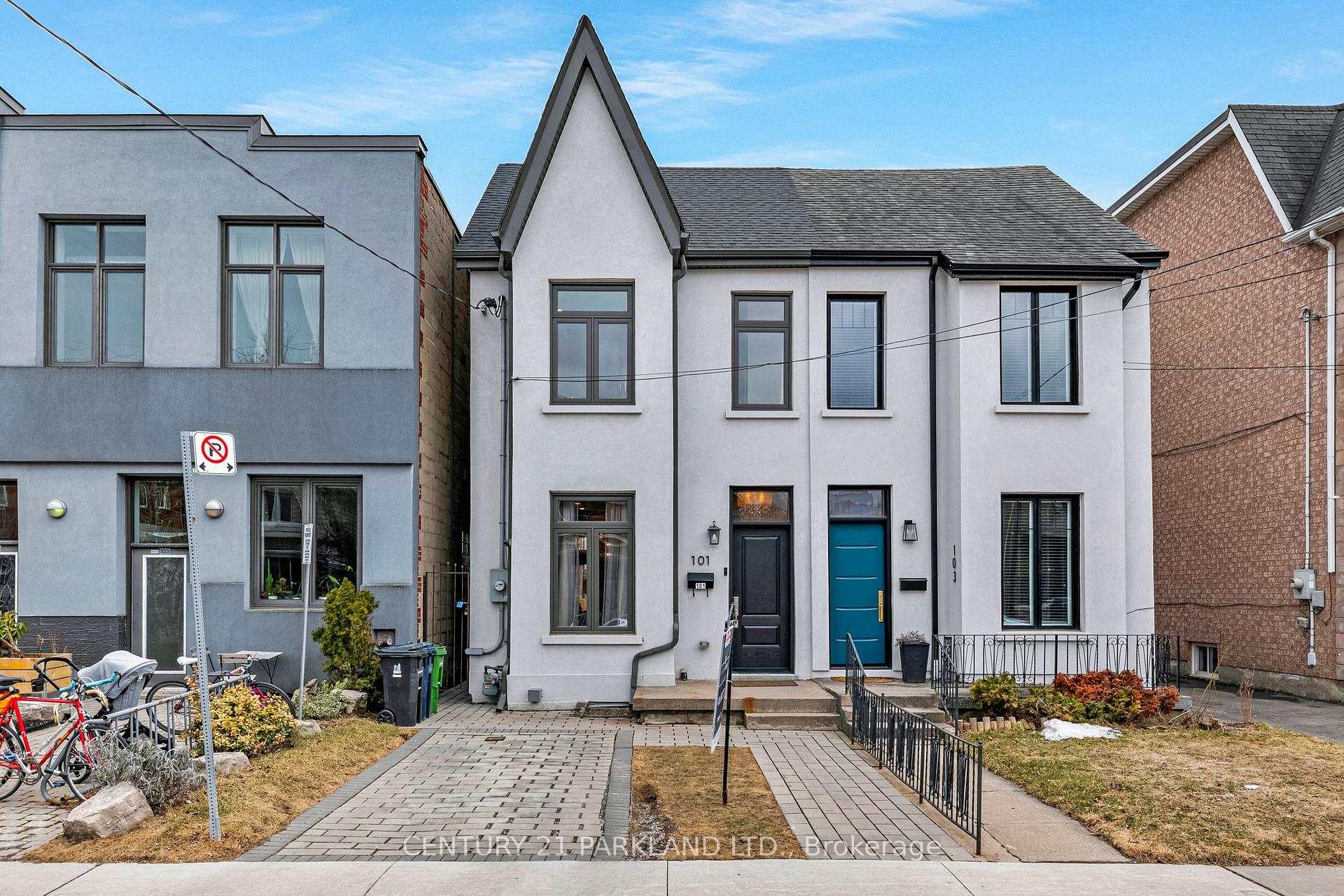 101 Chandos Avenue, Toronto, ON M6H 2E7