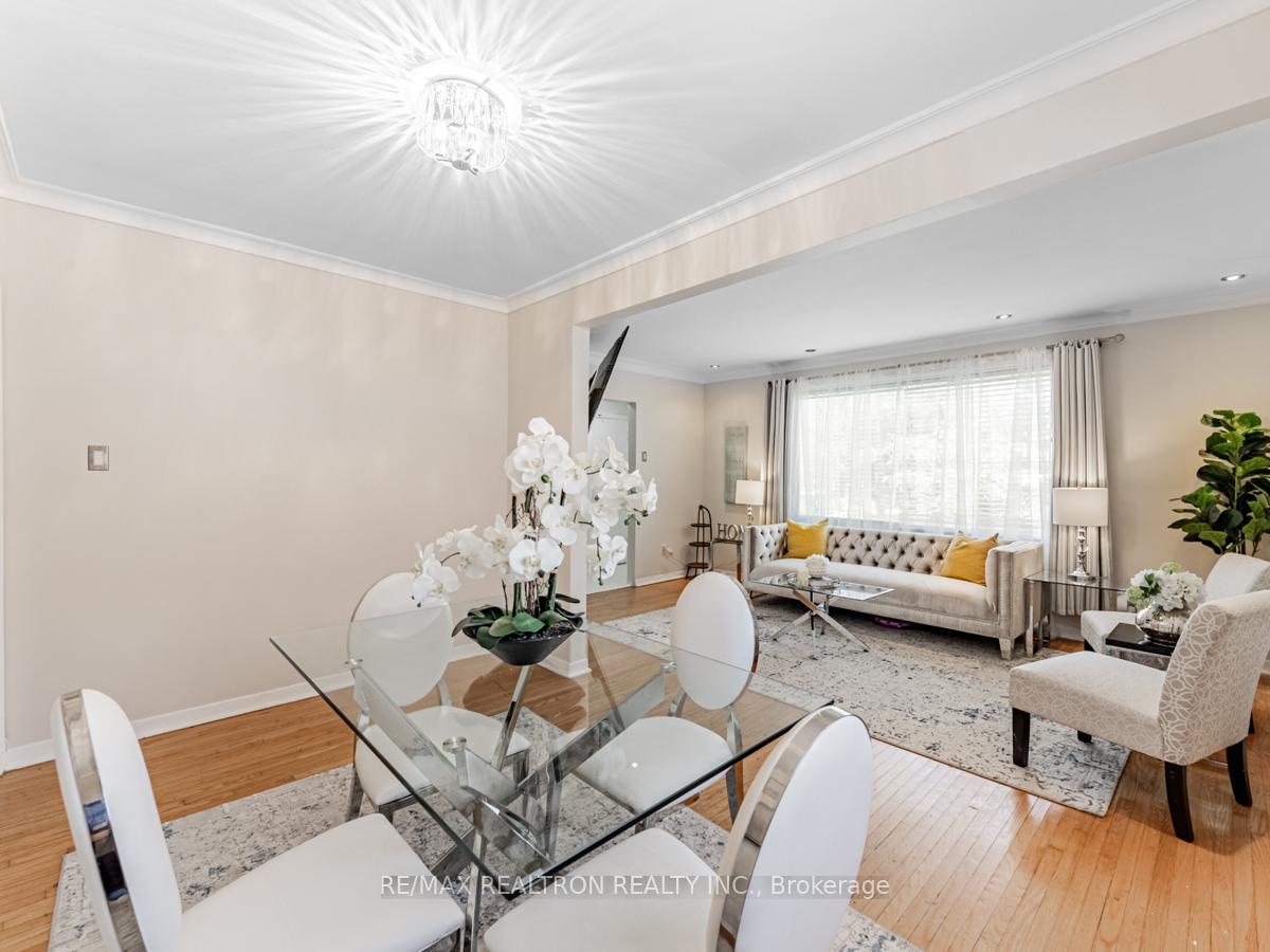 101 Flora Drive, Toronto, ON M1P 1A7