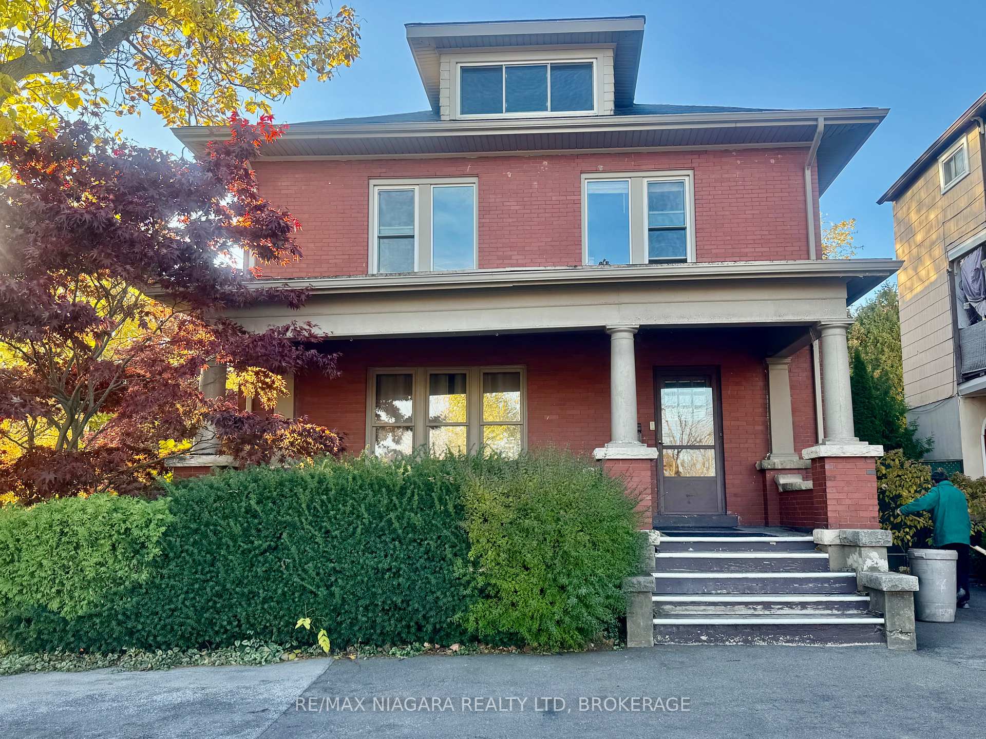 MAIN FLOOR - 101 Niagara Street, Welland, ON L3C 1J4