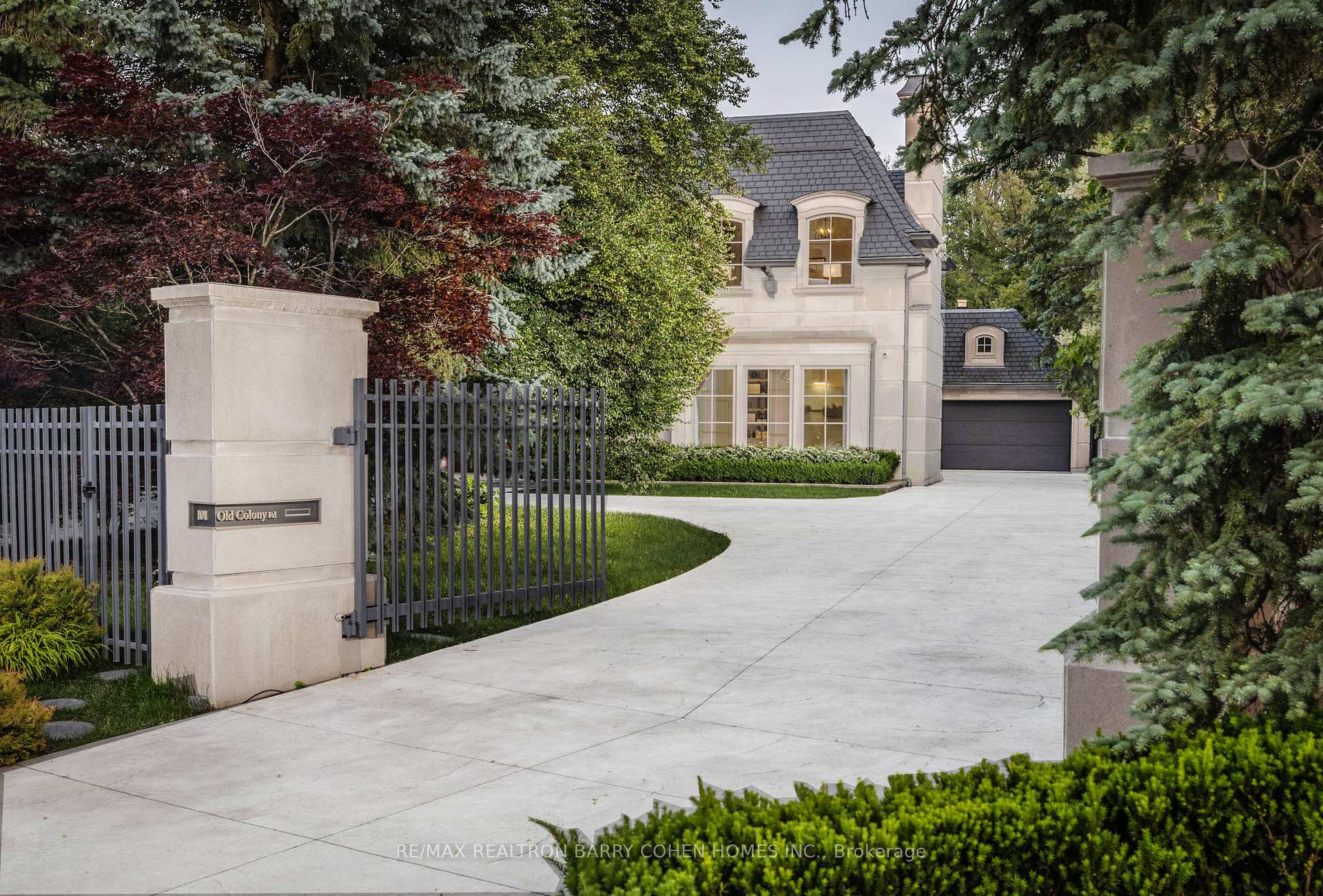 101 Old Colony Road, Toronto, ON M2L 2K3
