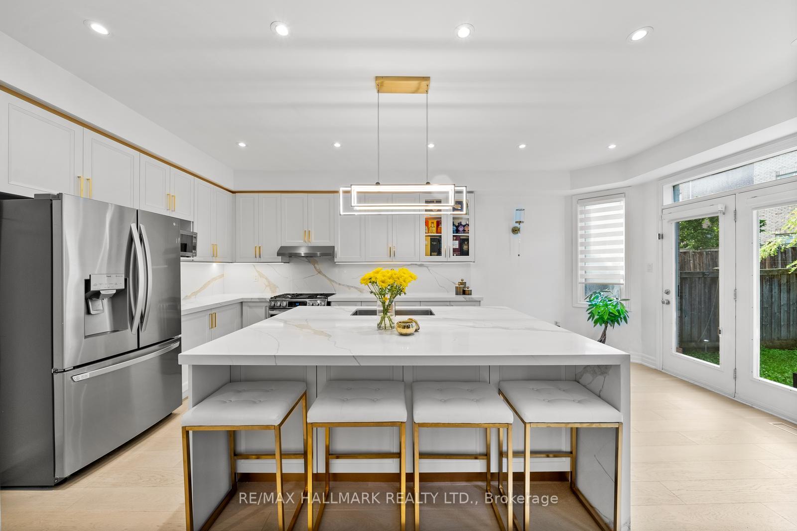 101 Ravine Edge Drive, Richmond Hill, ON L4E 4J6